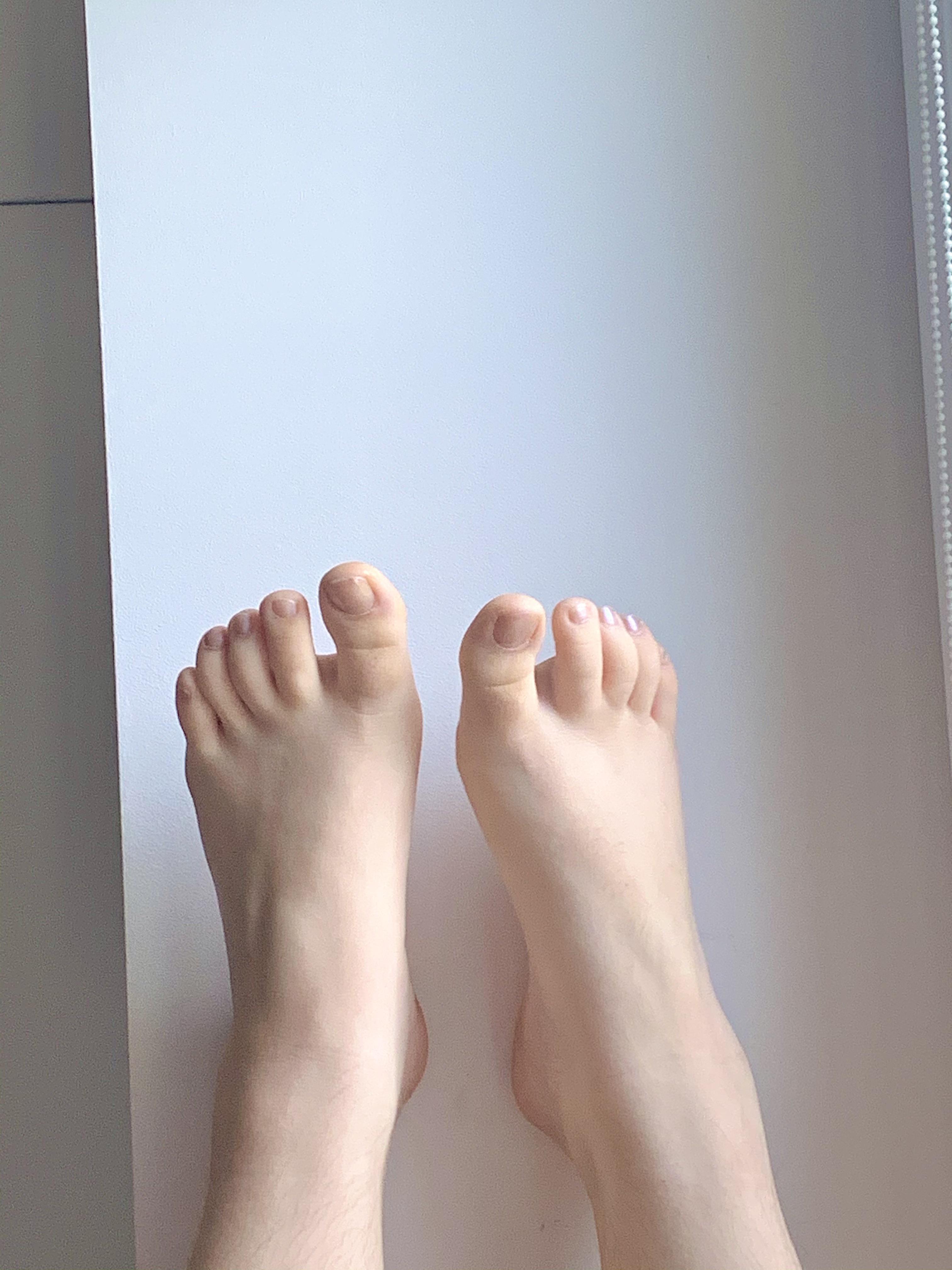 Goth Girl Feet 🥵 Scrolller