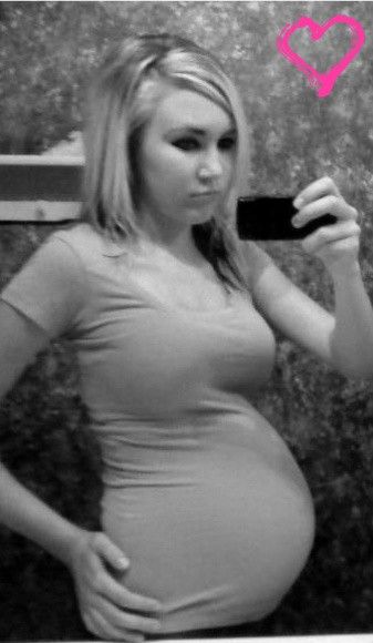 Grayscale selfie | Scrolller