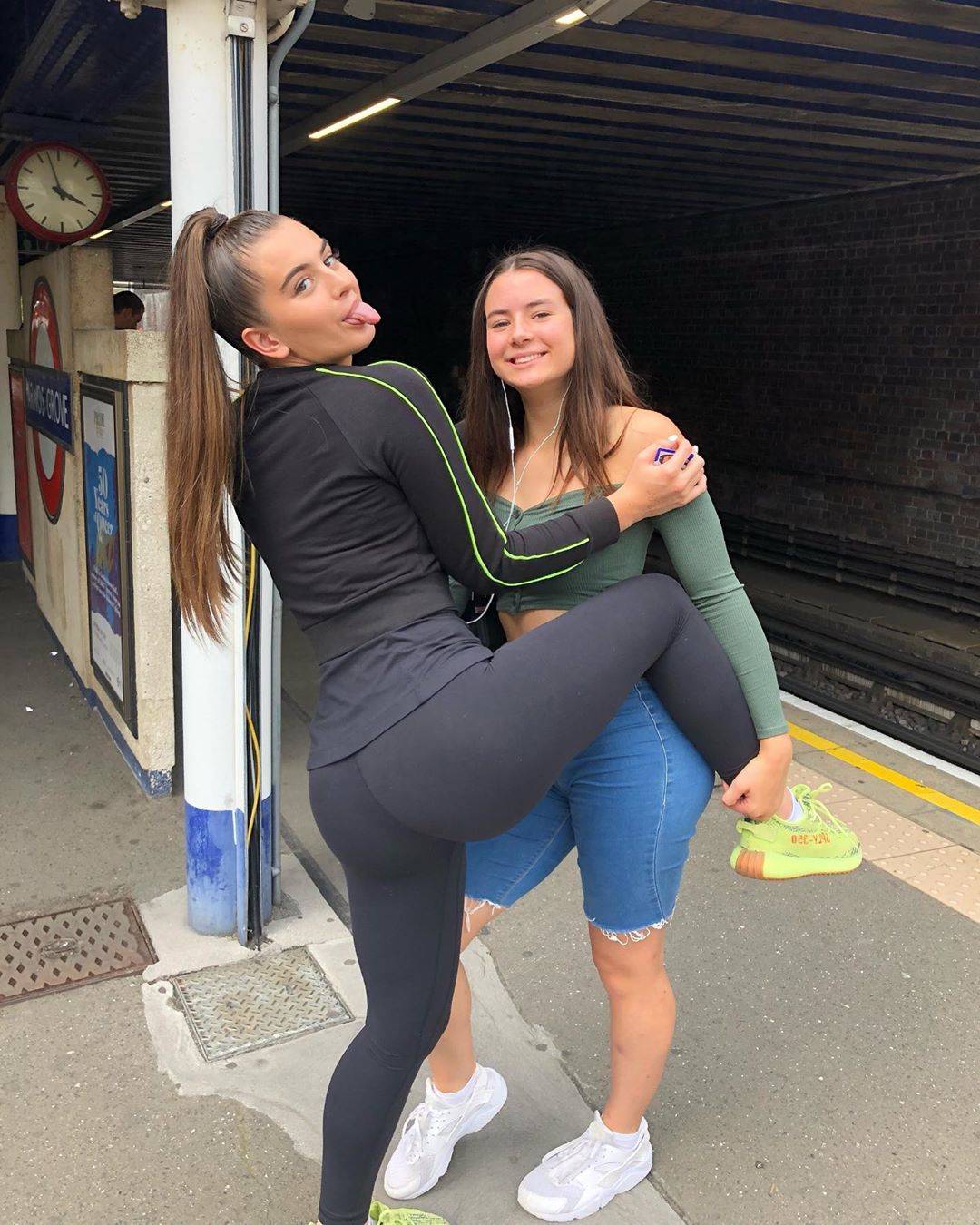 Great friends | Scrolller