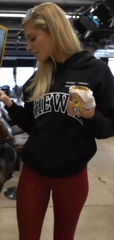 Great Kayce legs | Scrolller