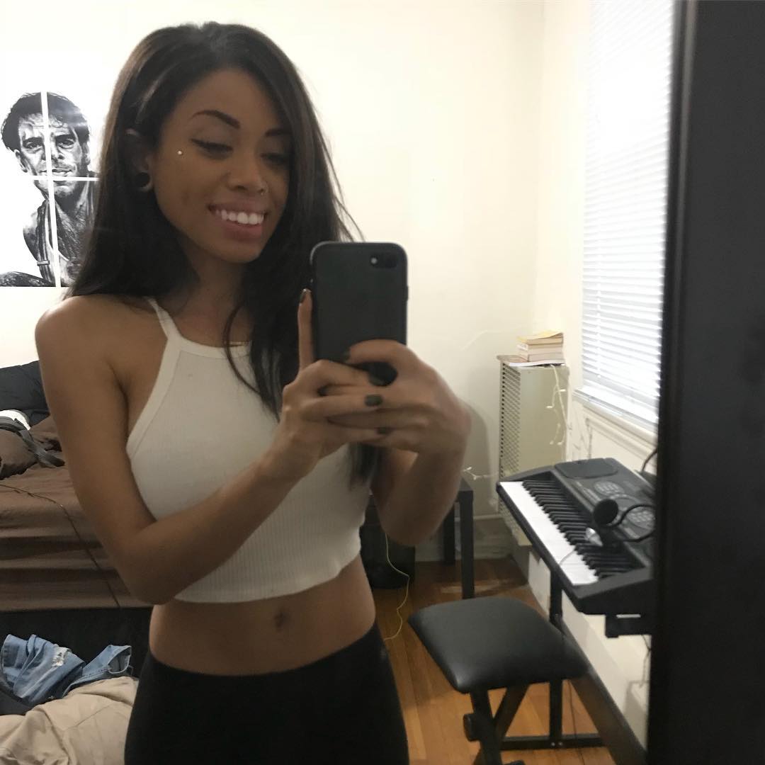 Great Smile :) | Scrolller