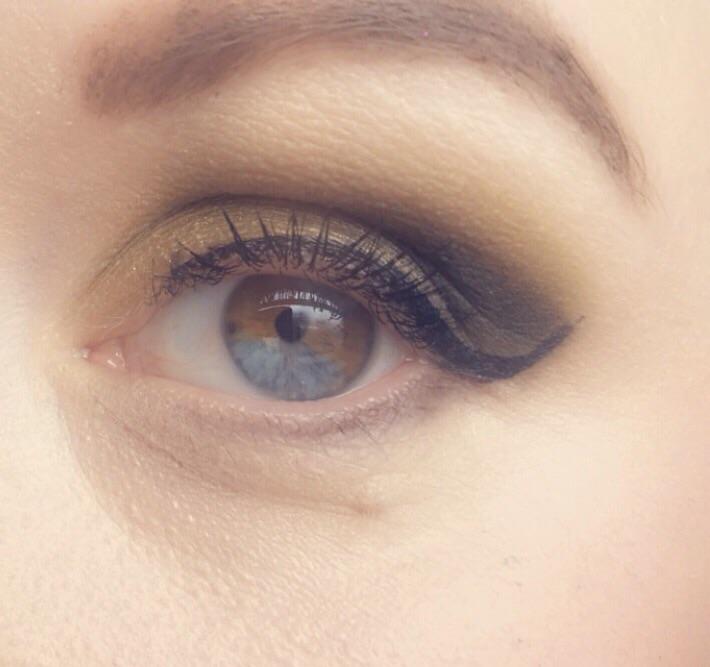 Green brings out the brown in my eye | Scrolller