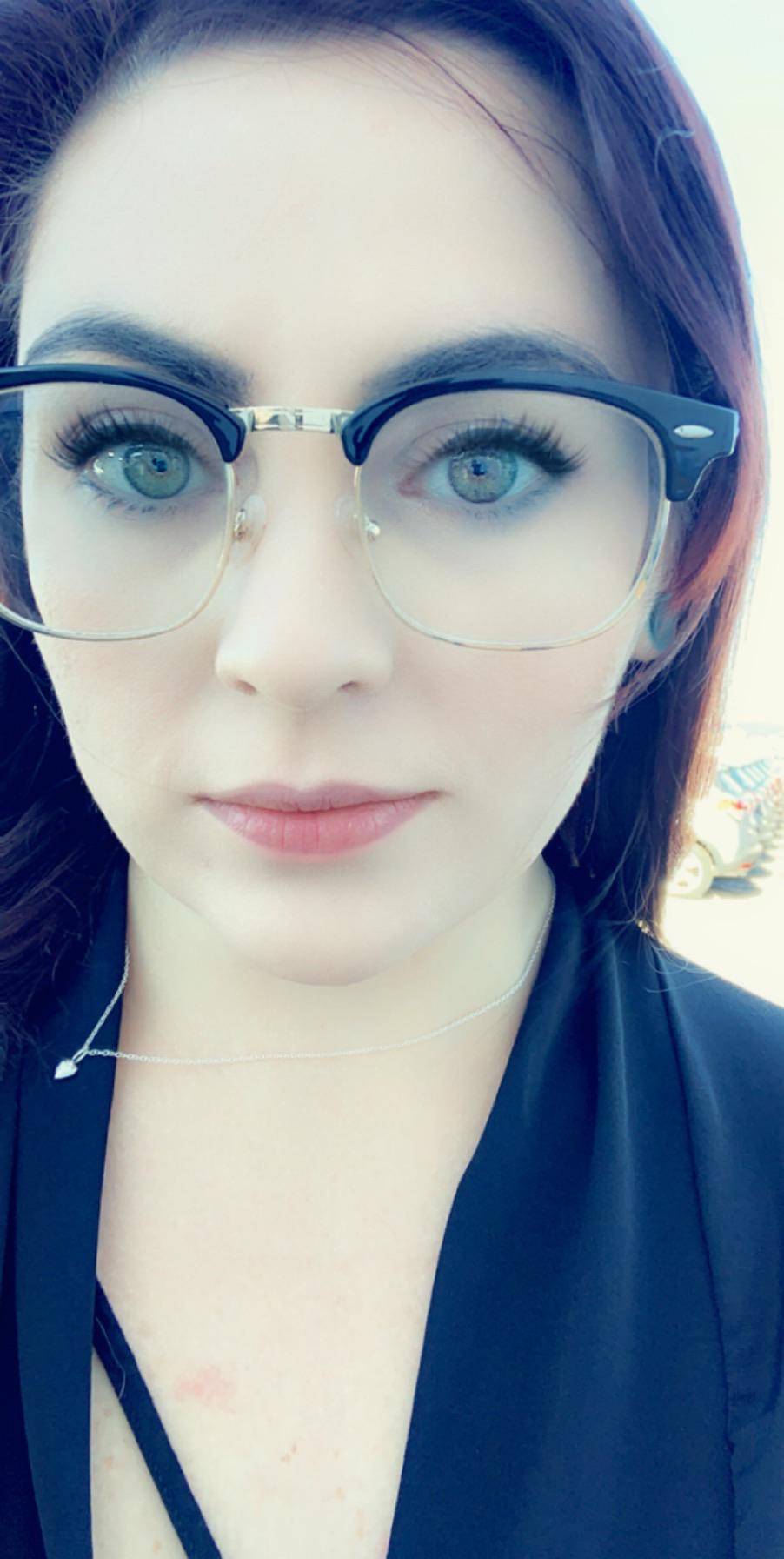 Green staring my glasses | Scrolller