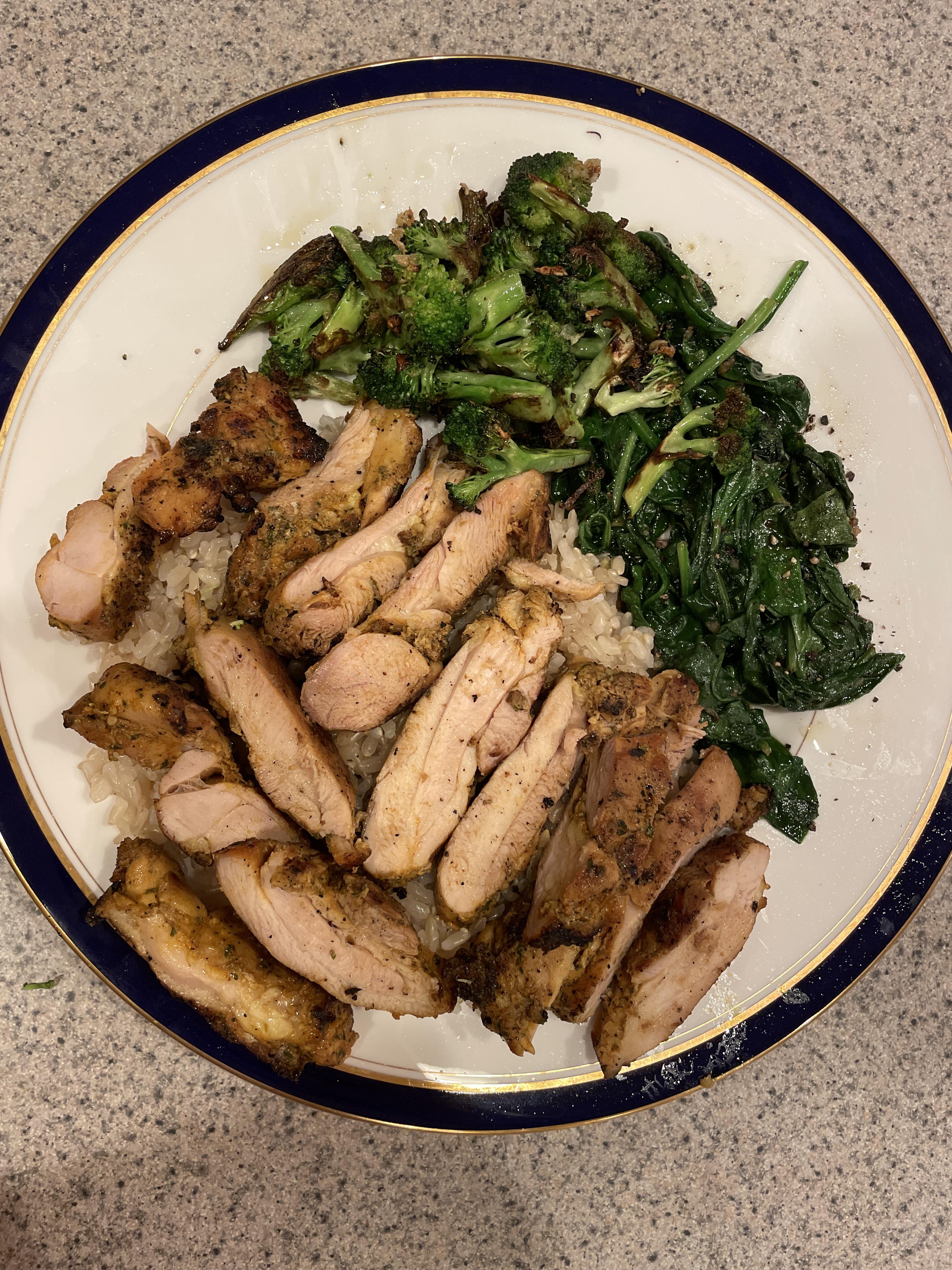 Grilled chicken shawarma w/ sautéed spinach and broccoli | Scrolller