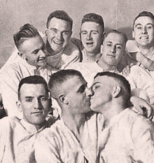 Group photo | Scrolller