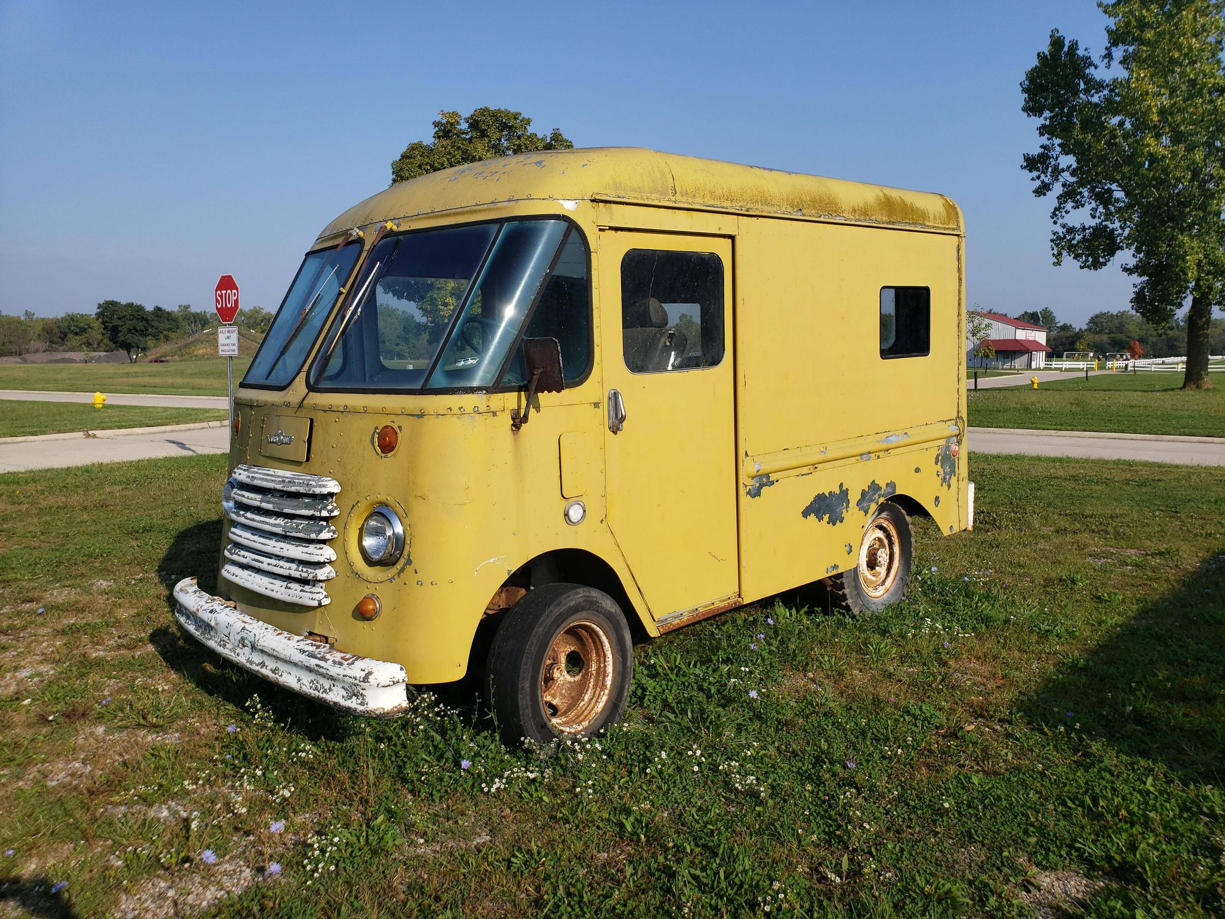 Grumman Kurb Side | Scrolller