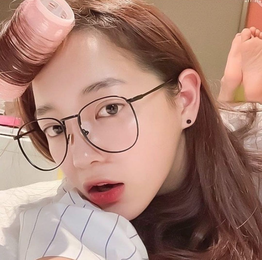 Gugudan Sejeong | Scrolller