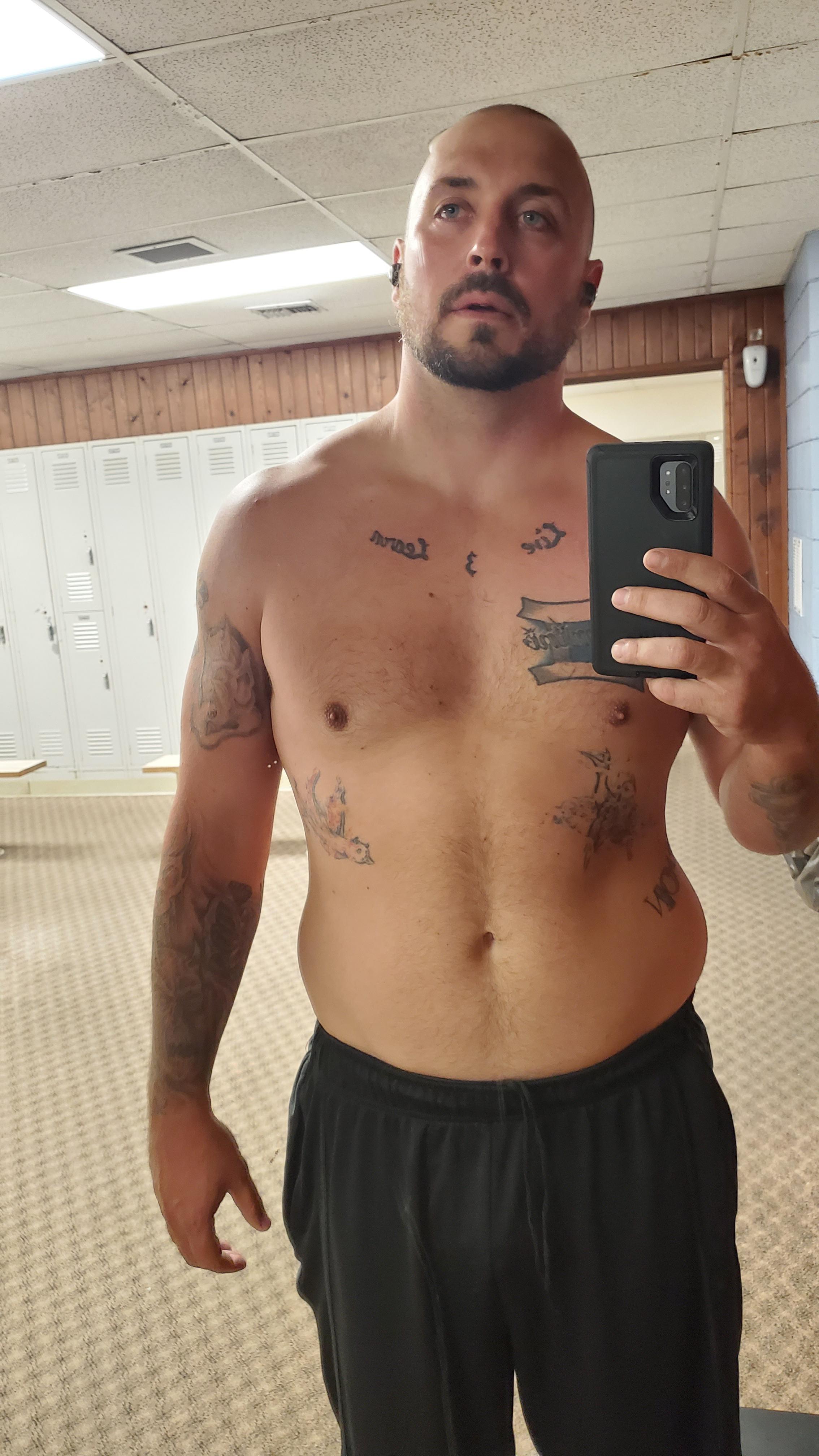 Gym progress. Down 35lbs since Christmas. Another 10-15lbs to go. | Scrolller