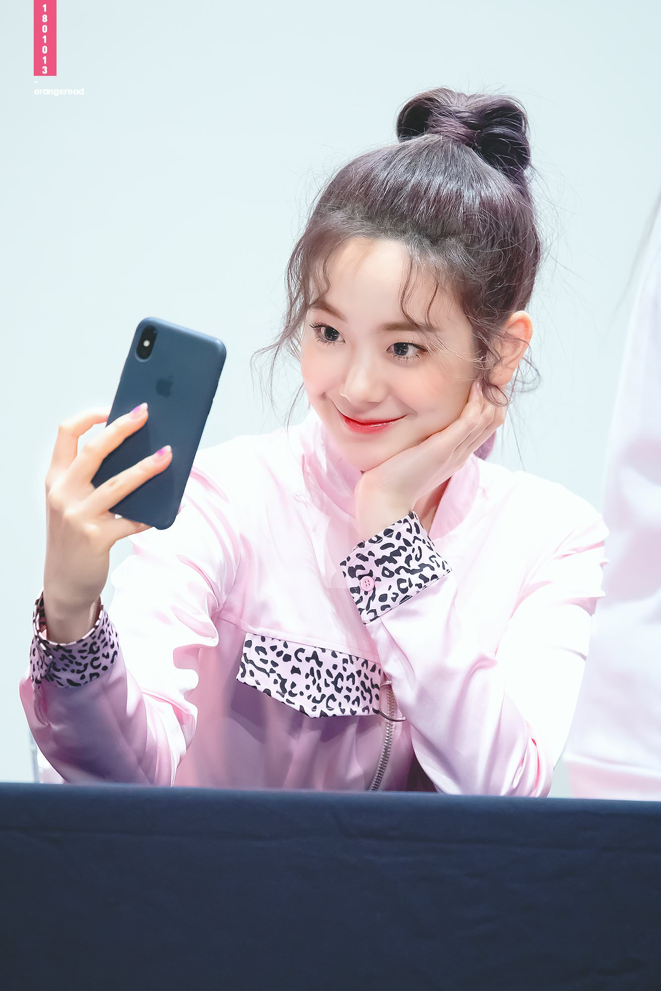 Gyuri selfie | Scrolller