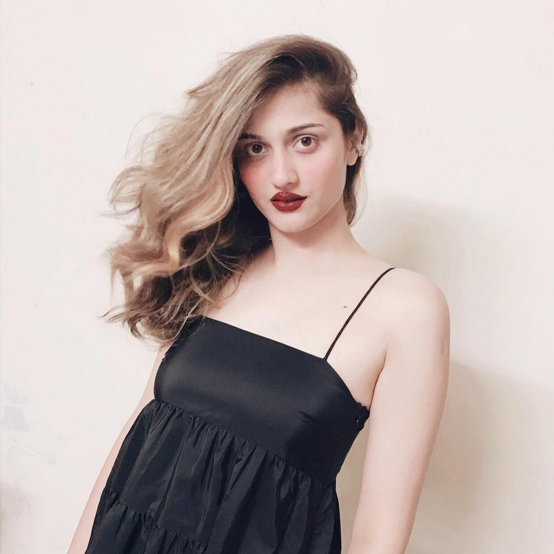 H I I 2021 | Scrolller