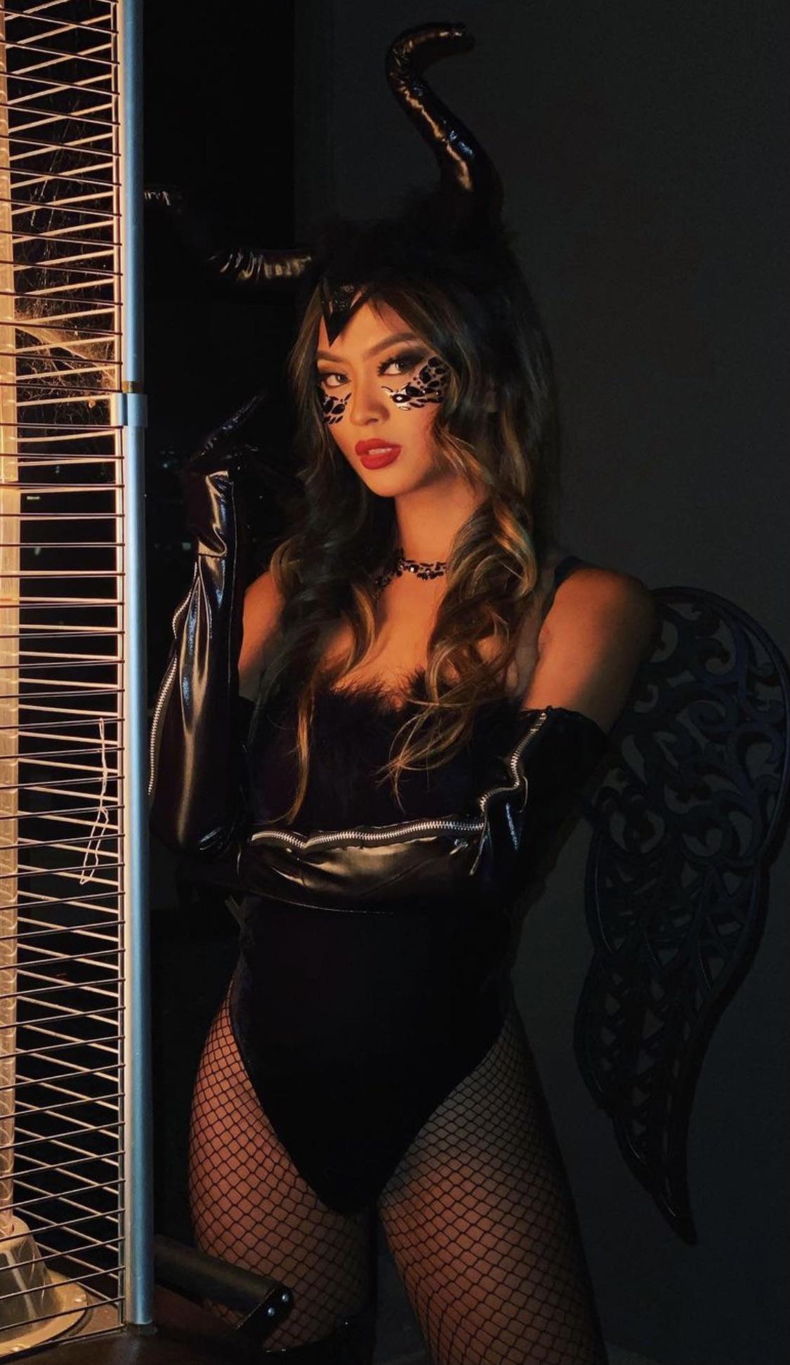 Halloween hottie | Scrolller