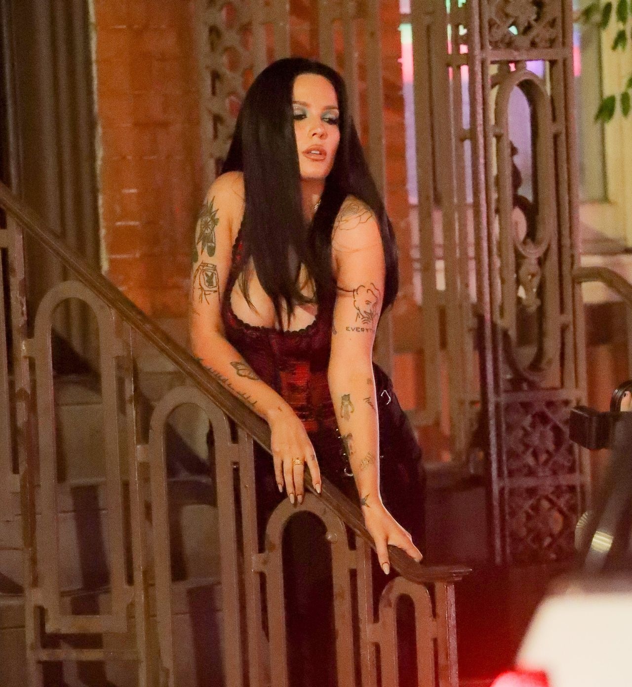 Halsey and her naughty face | Scrolller