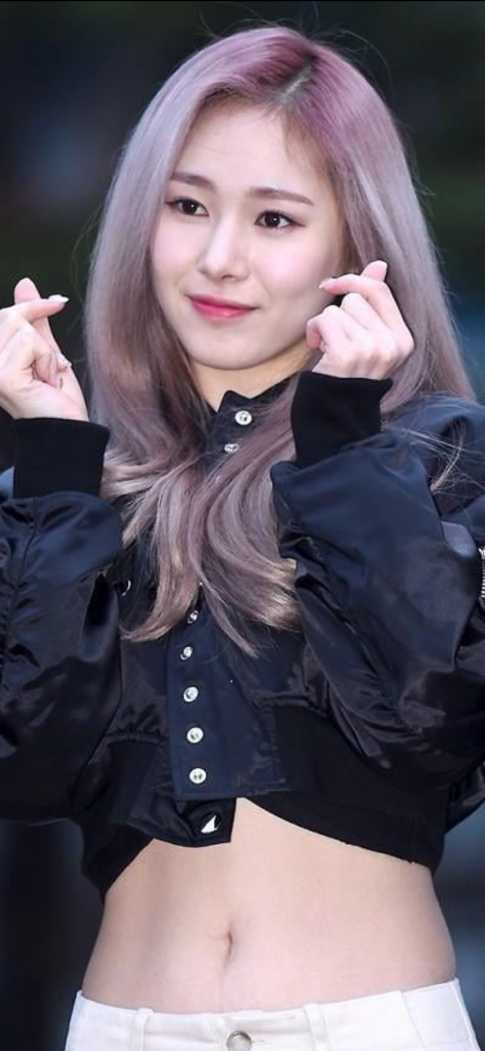 Han Eun Ji (Mia) - Everglow | Scrolller