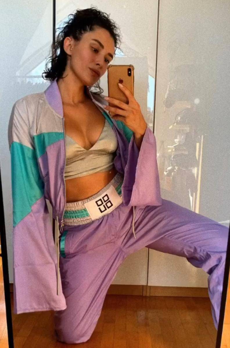 Hande Doğandemir | Scrolller