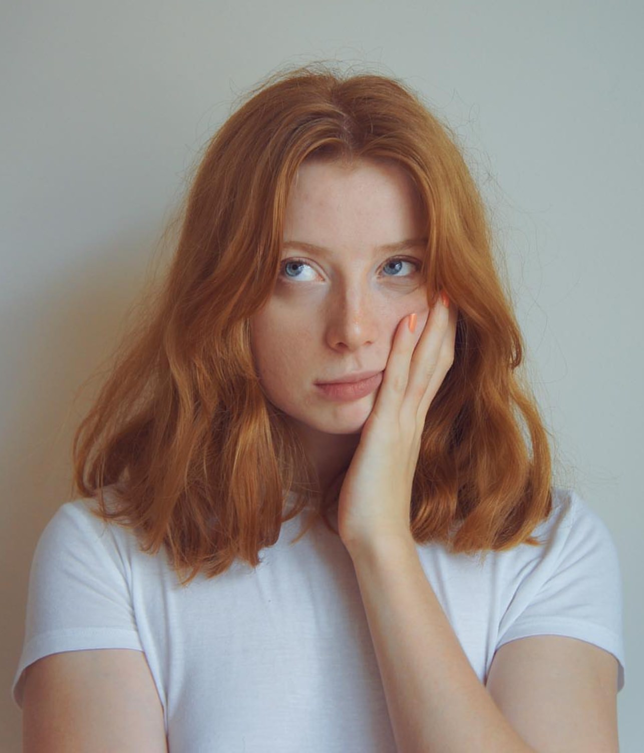 Hande Taser | Scrolller