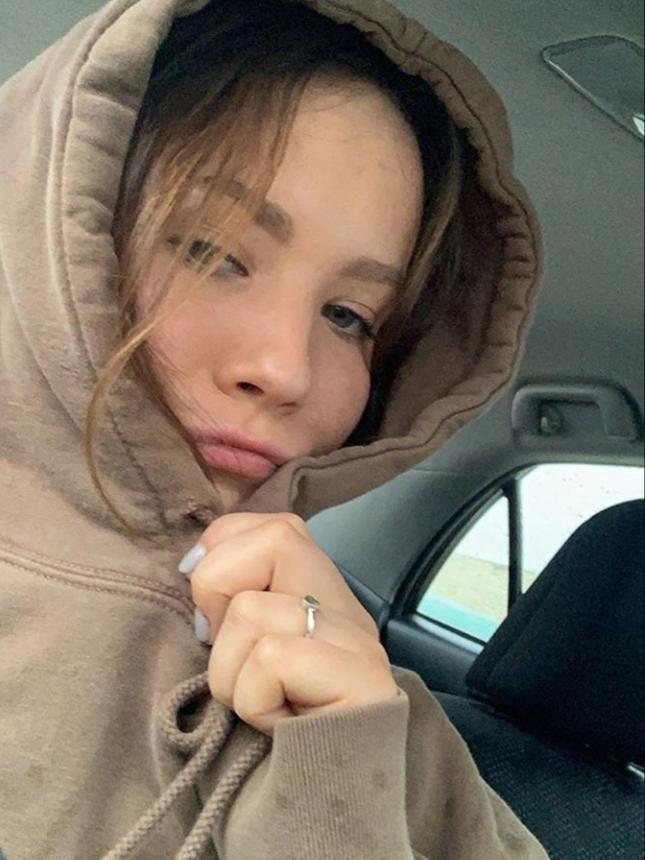 Hannah (2/?) | Scrolller