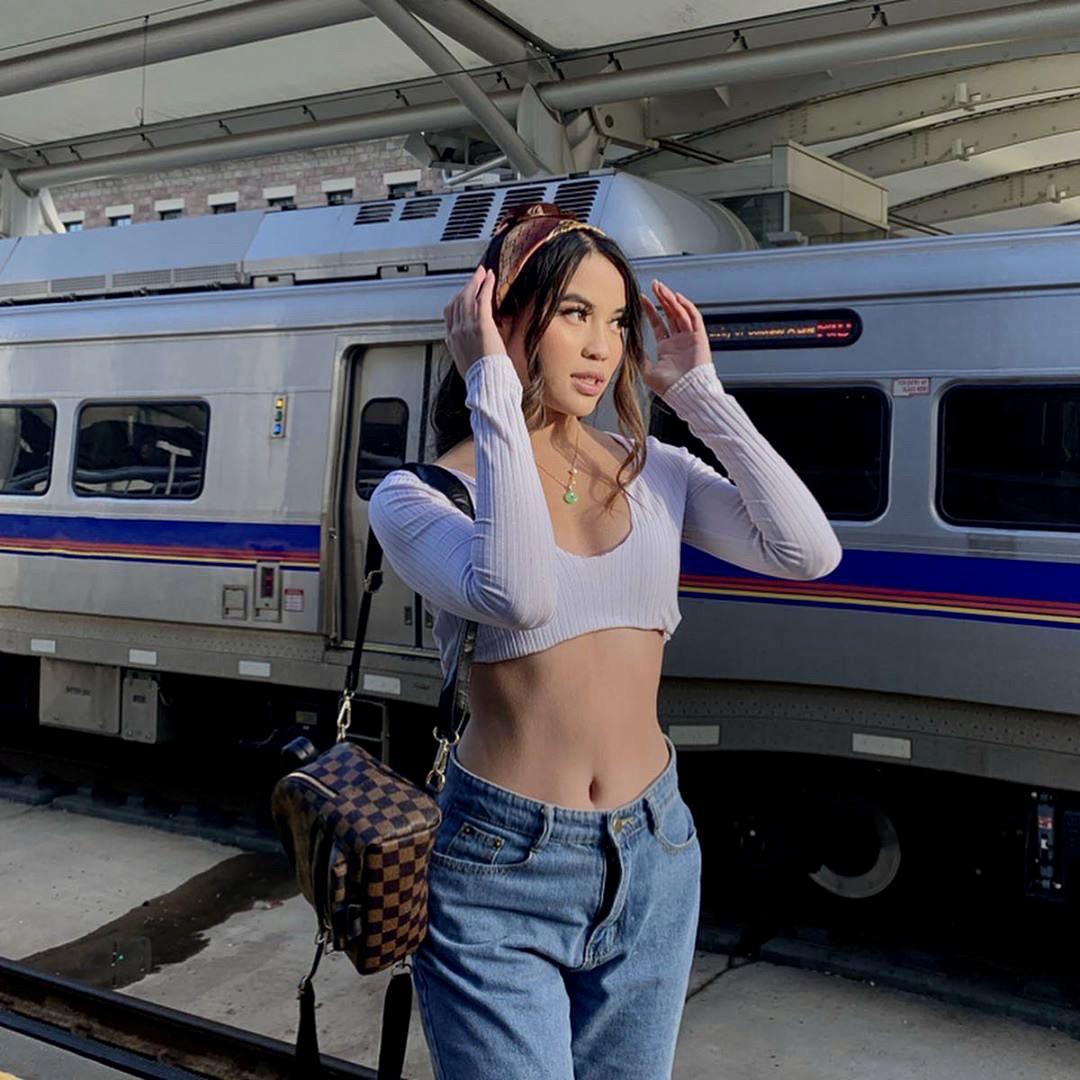 Hannah Vo | Scrolller