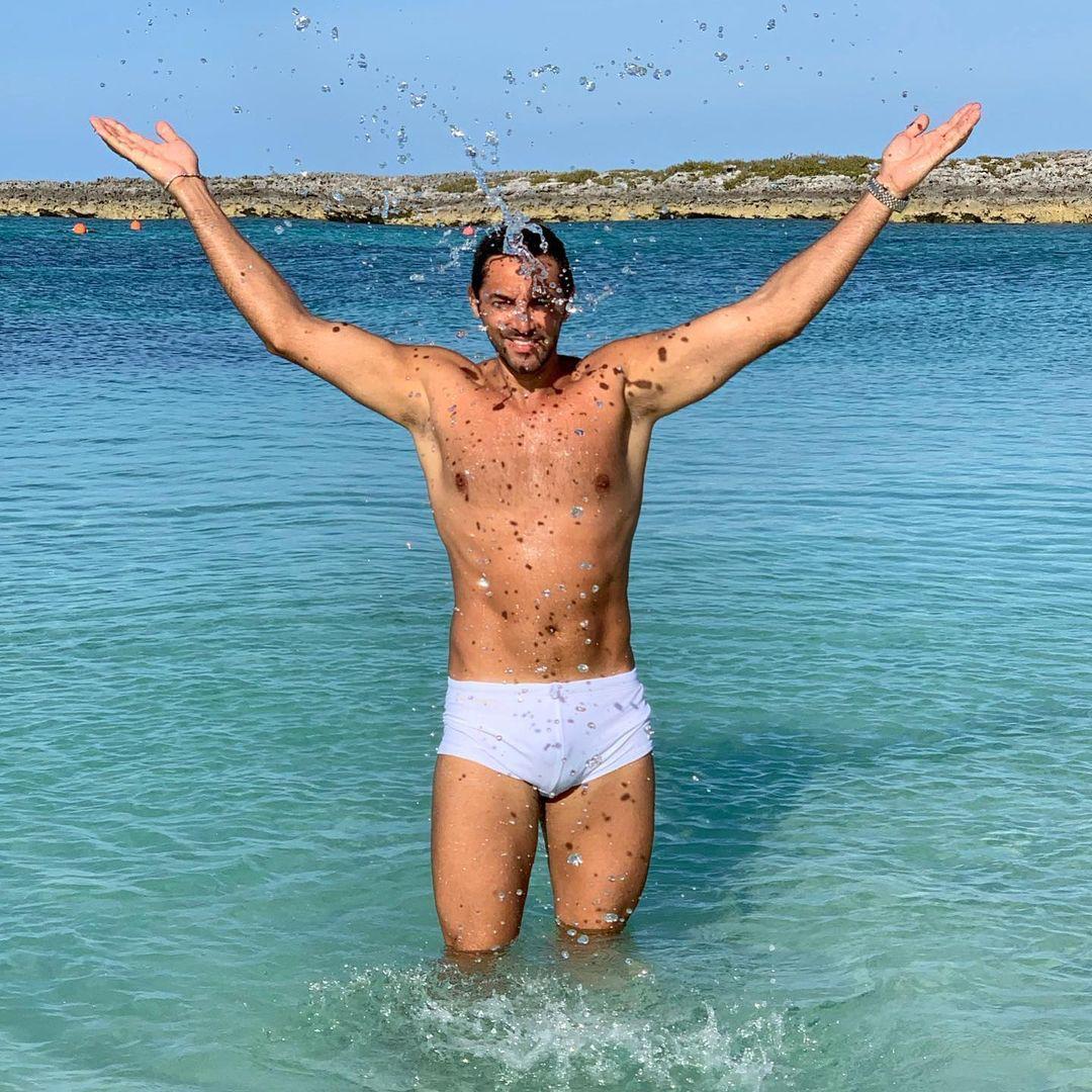 Happiness is free. | Scrolller