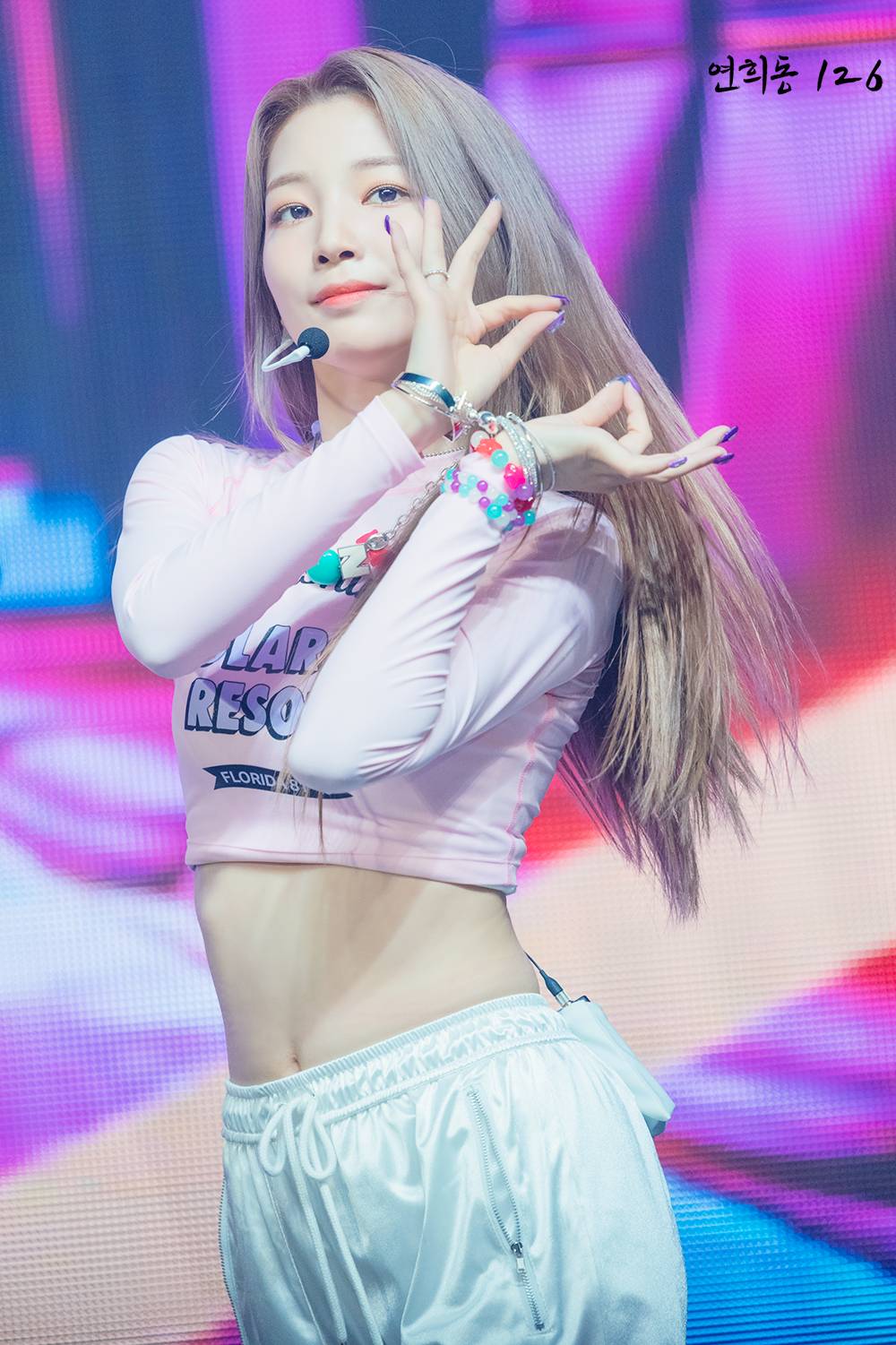 Happy 1st Anniversary Rocket Punch! and Happy 1k r/Yeonhee | Scrolller