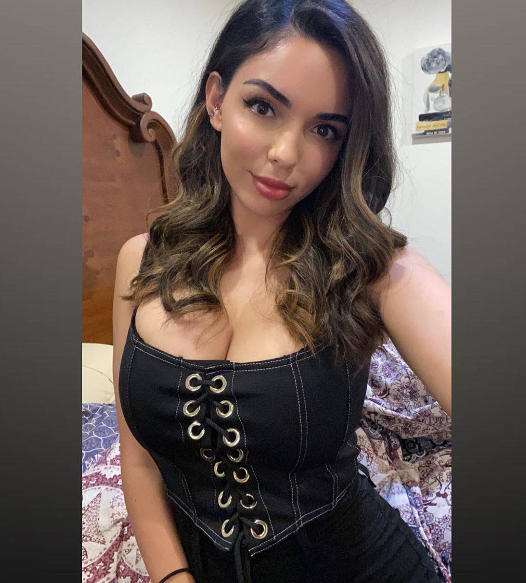 Happy 23rd birthday Tara | Scrolller