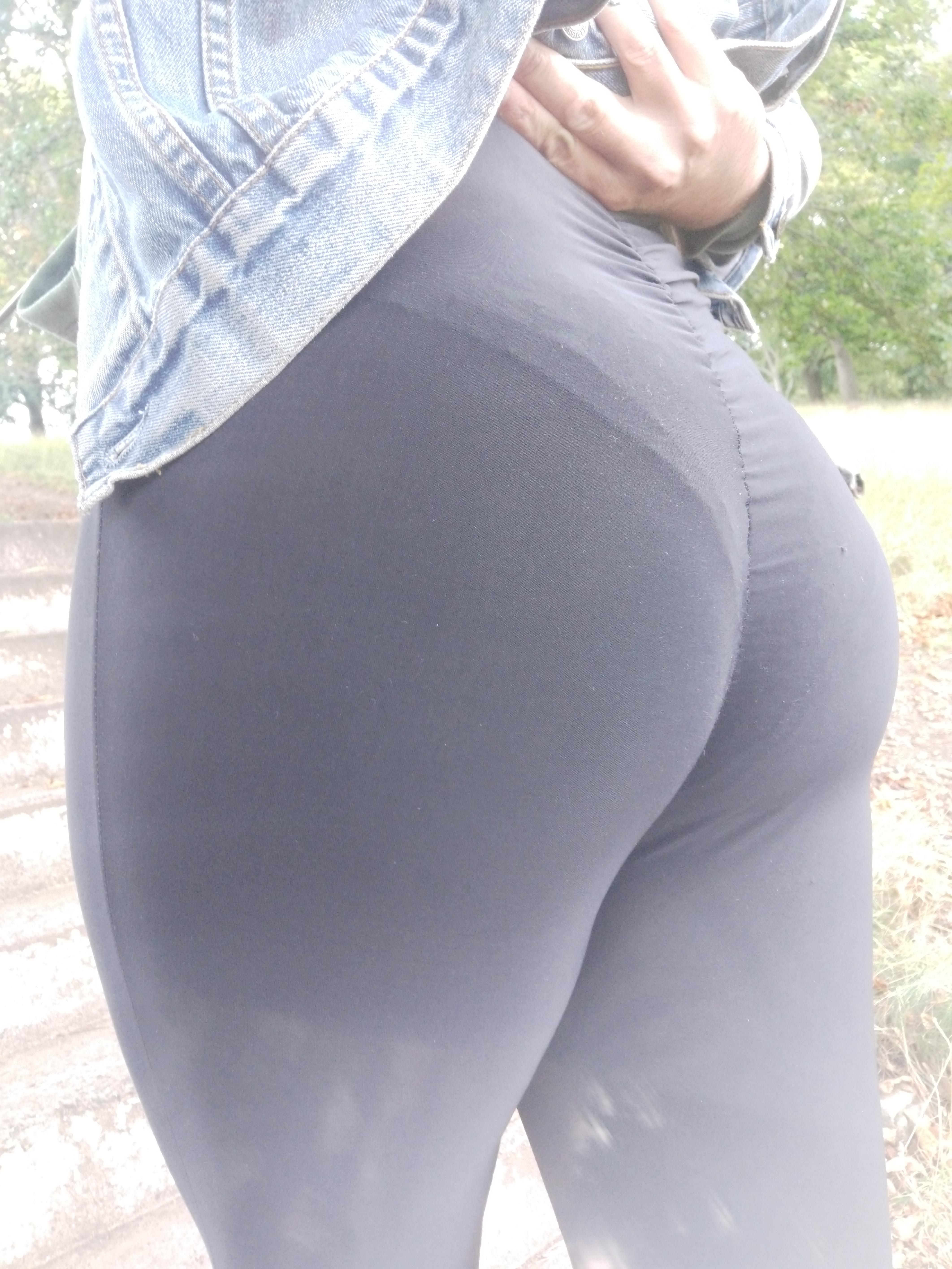 Happy big bum day (cd) | Scrolller