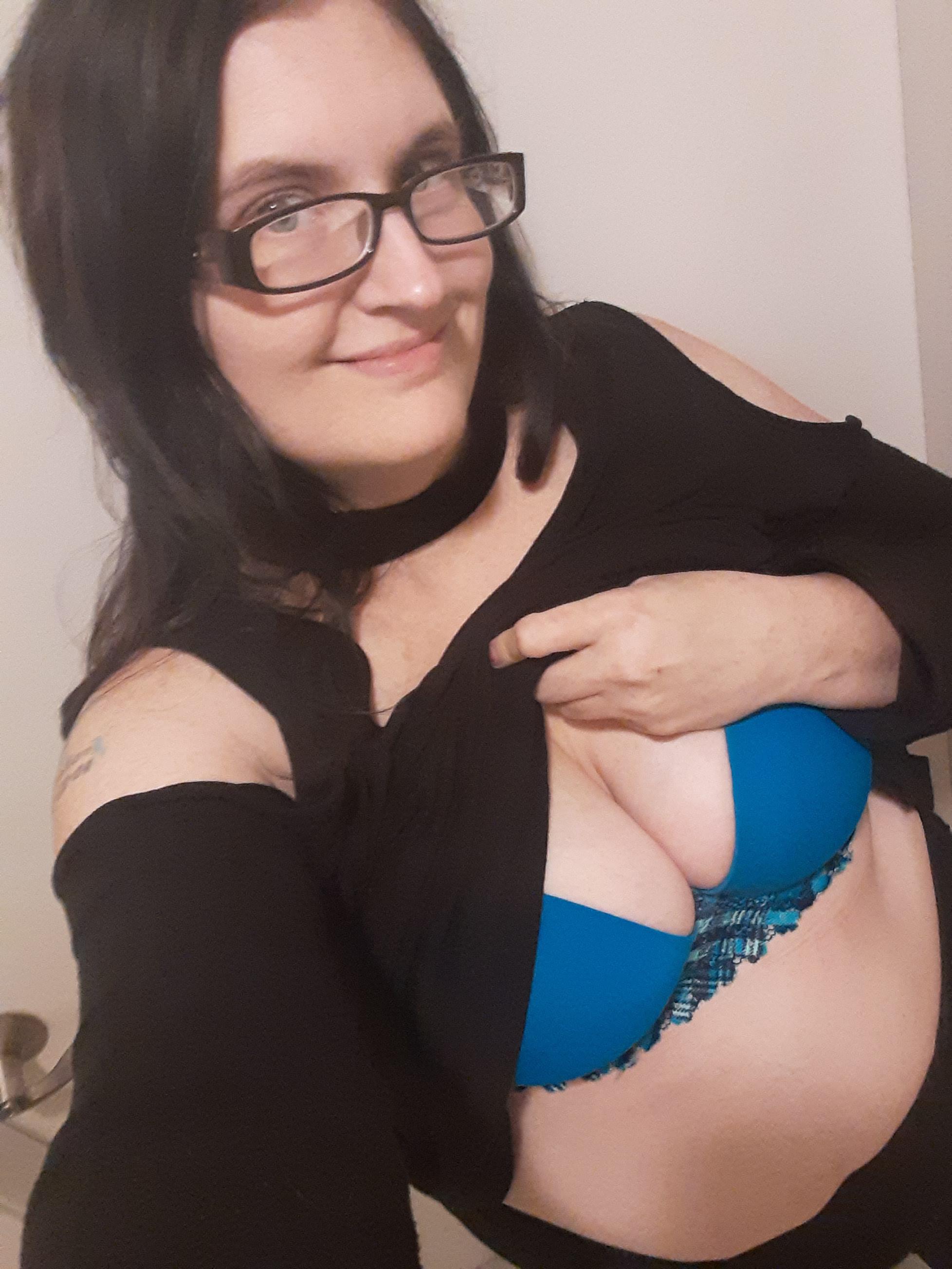 Happy blues | Scrolller