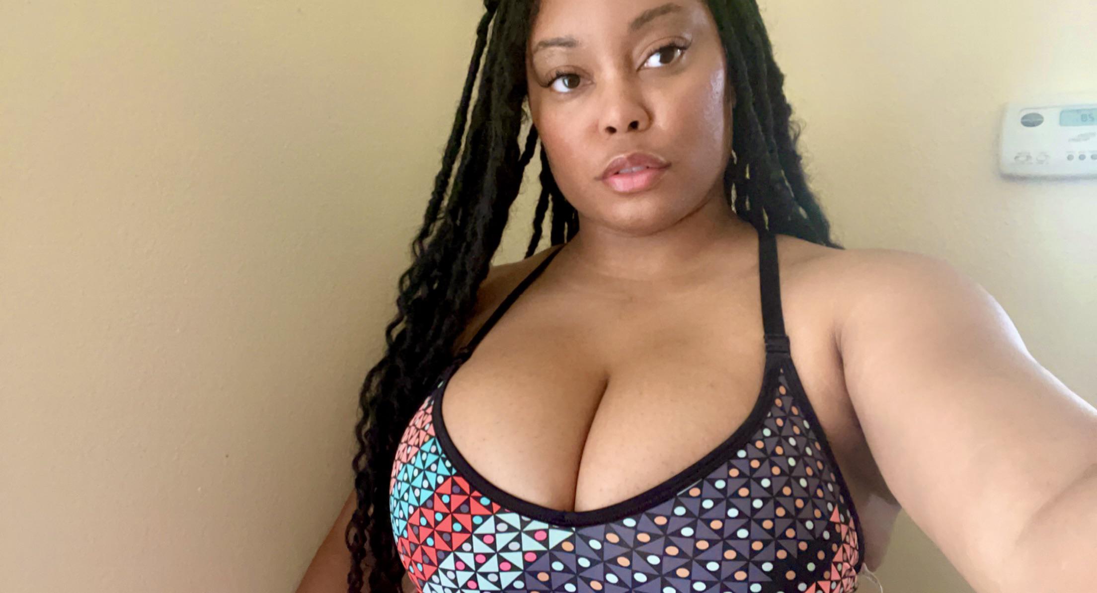 Here’s your chance to serve an Ebony Domme and you better come correct. | Scrolller