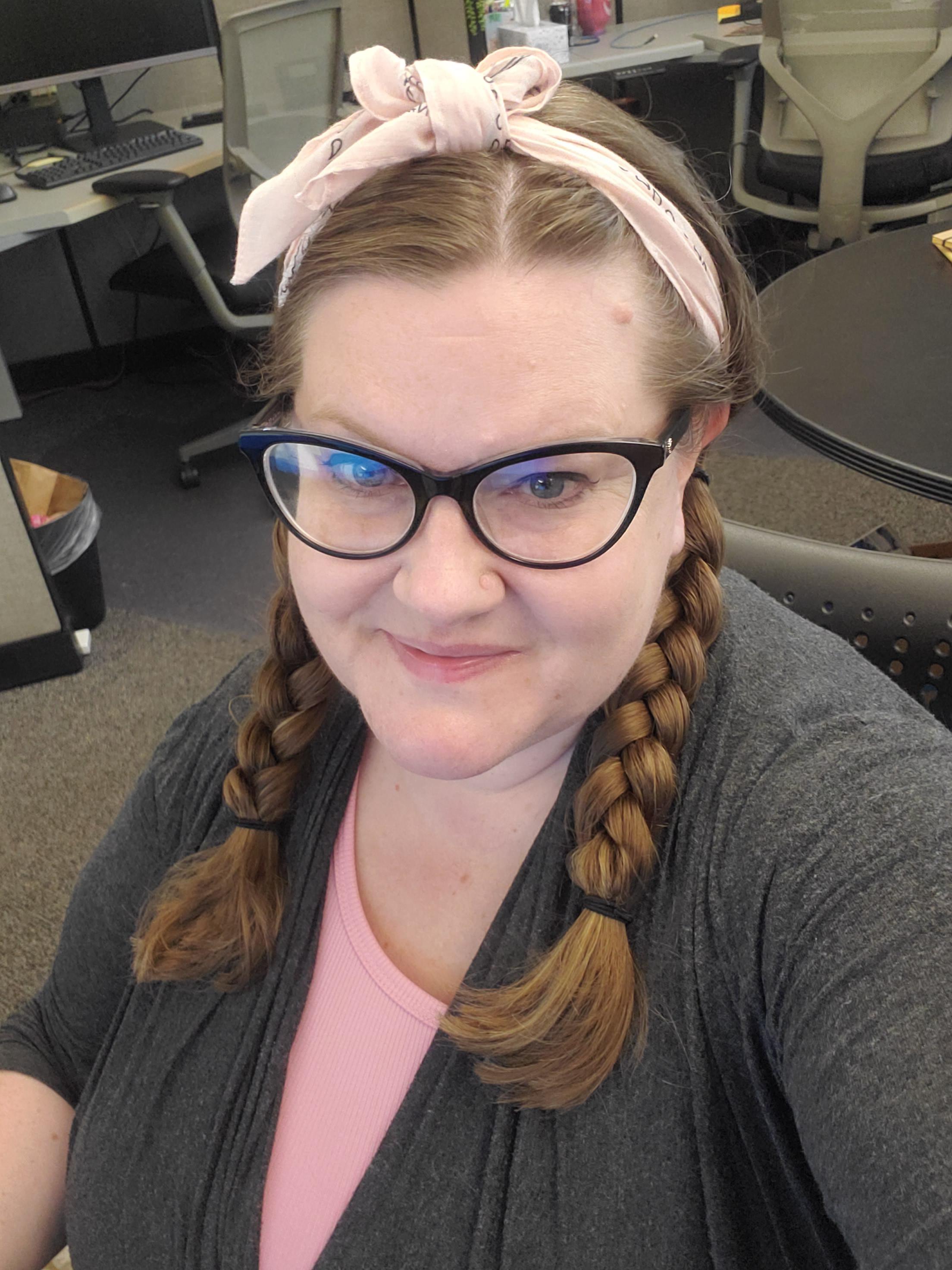 Happy Friday 🥂 [48F] | Scrolller