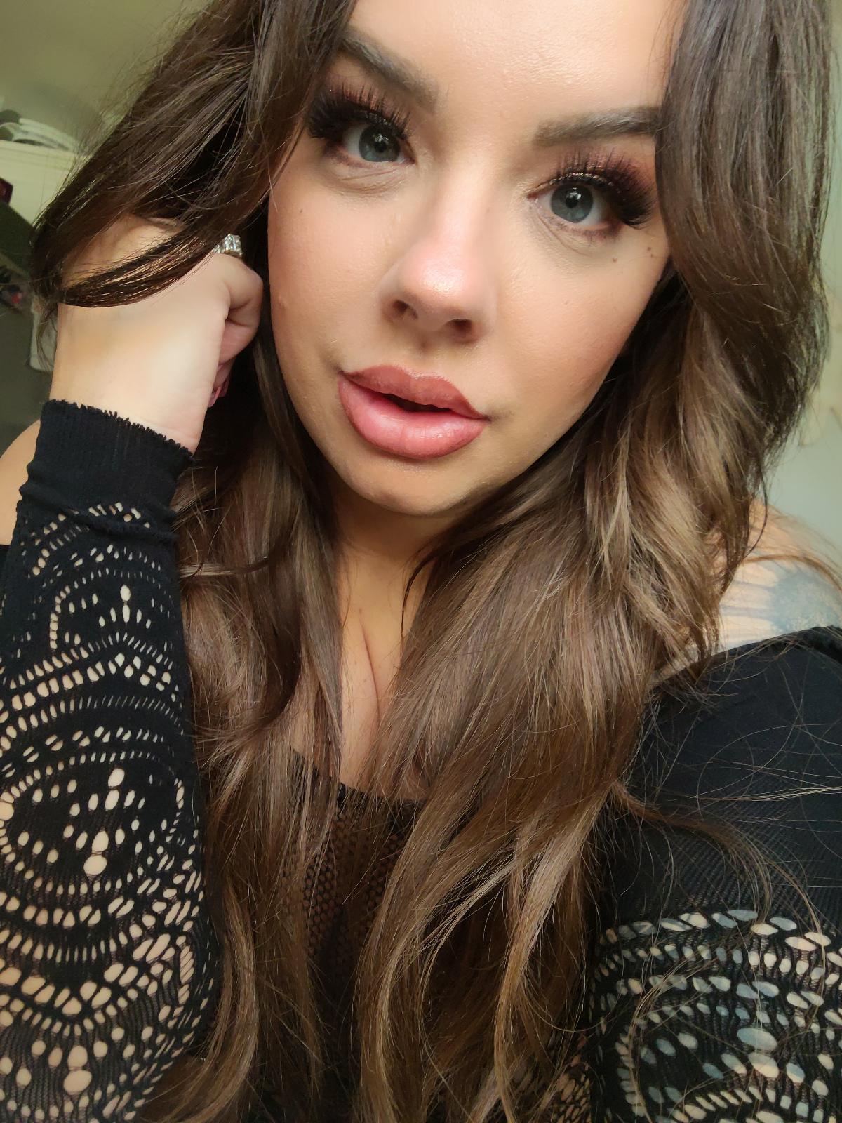 Happy Friday lovers! 🖤 | Scrolller