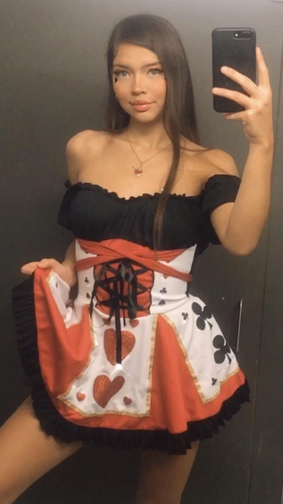 halloween slut | Scrolller