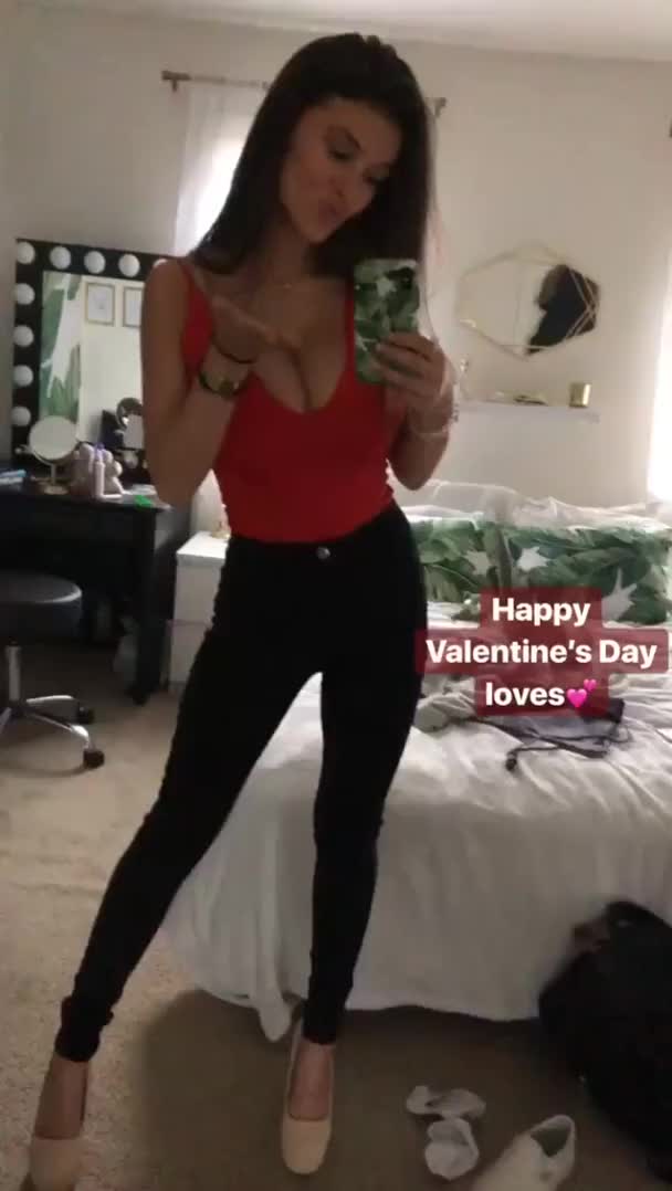 Happy late-as-hell Valentine's day | Scrolller