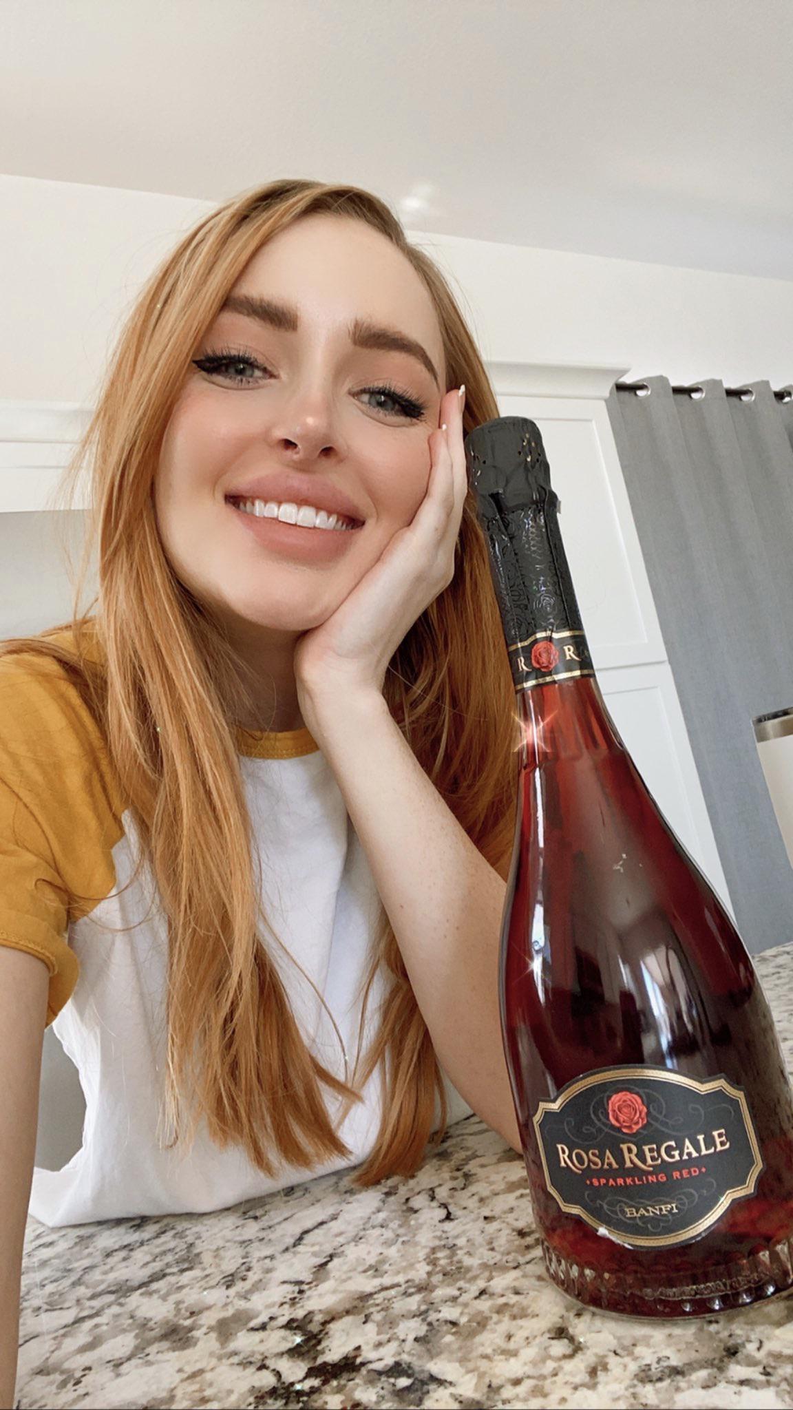 Happy little clam | Scrolller