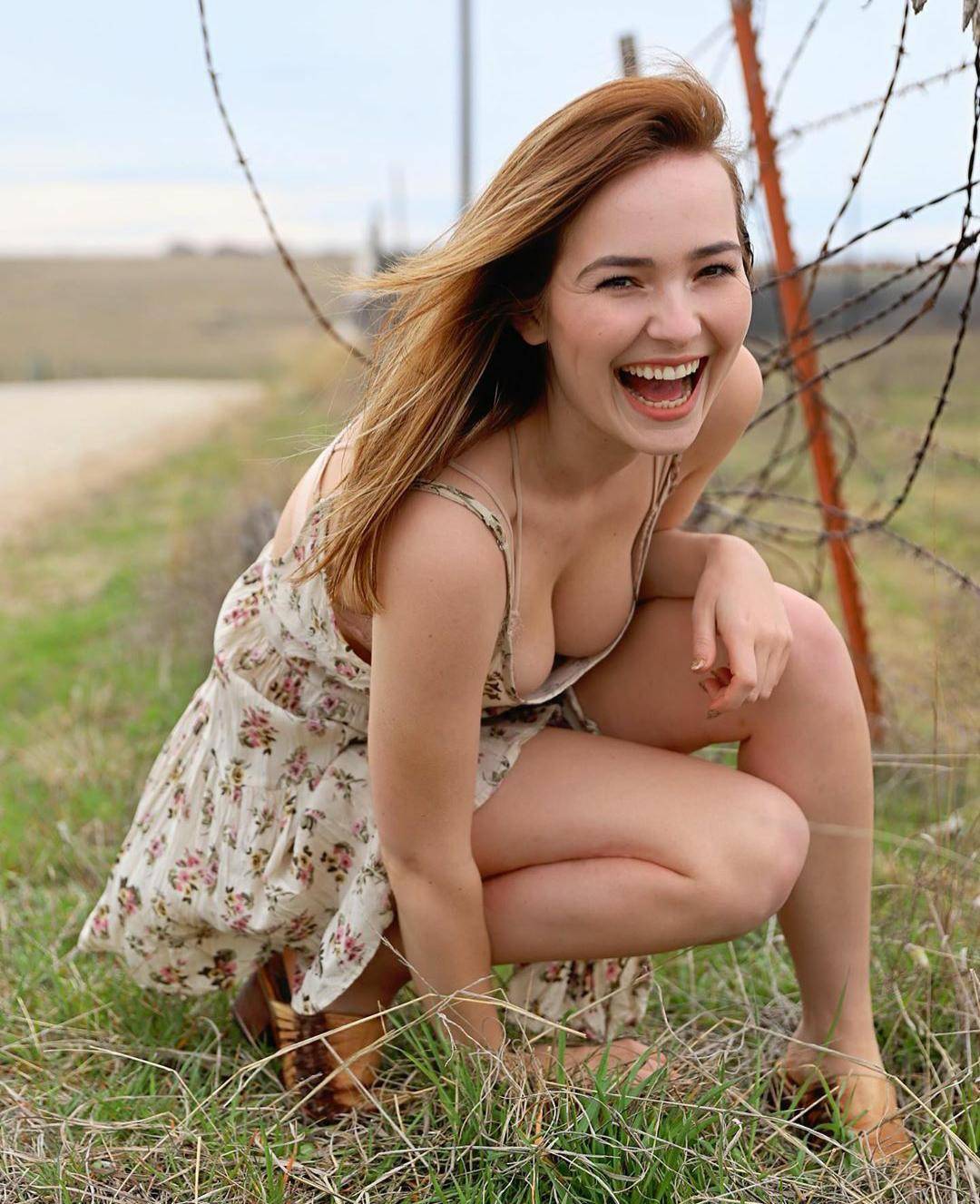 Happy Maggie | Scrolller