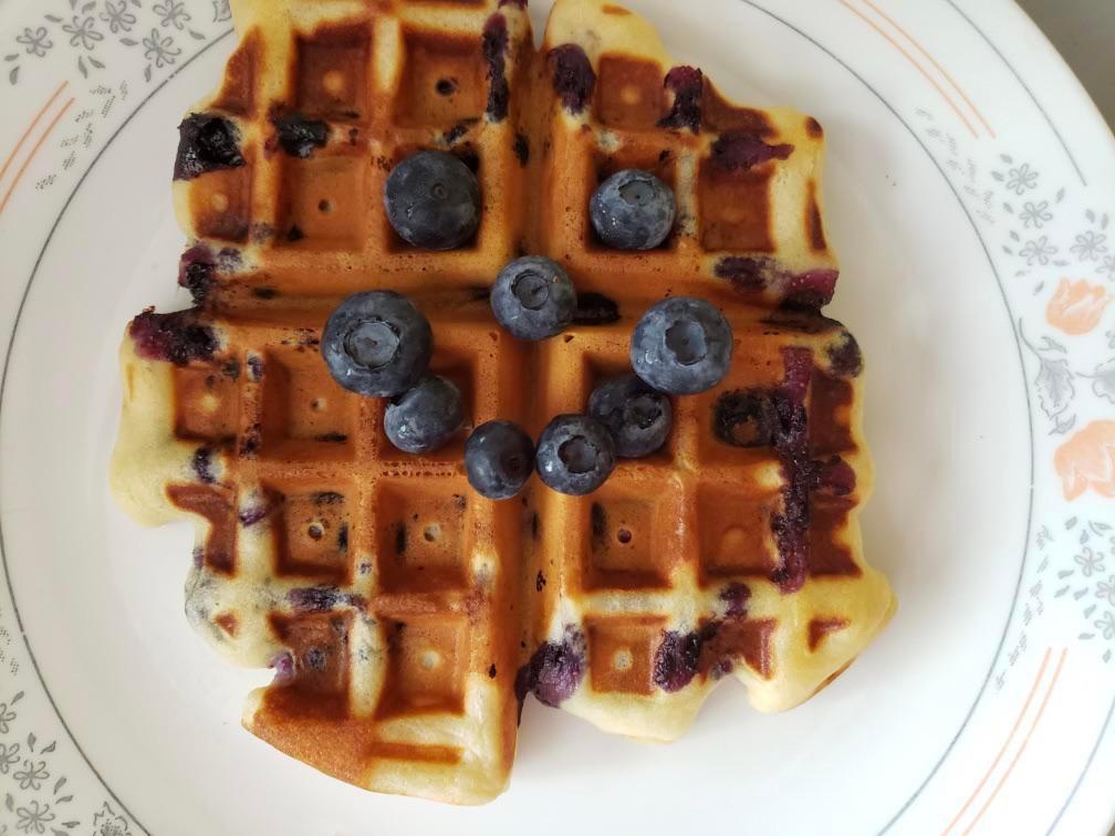 Happy waffle | Scrolller