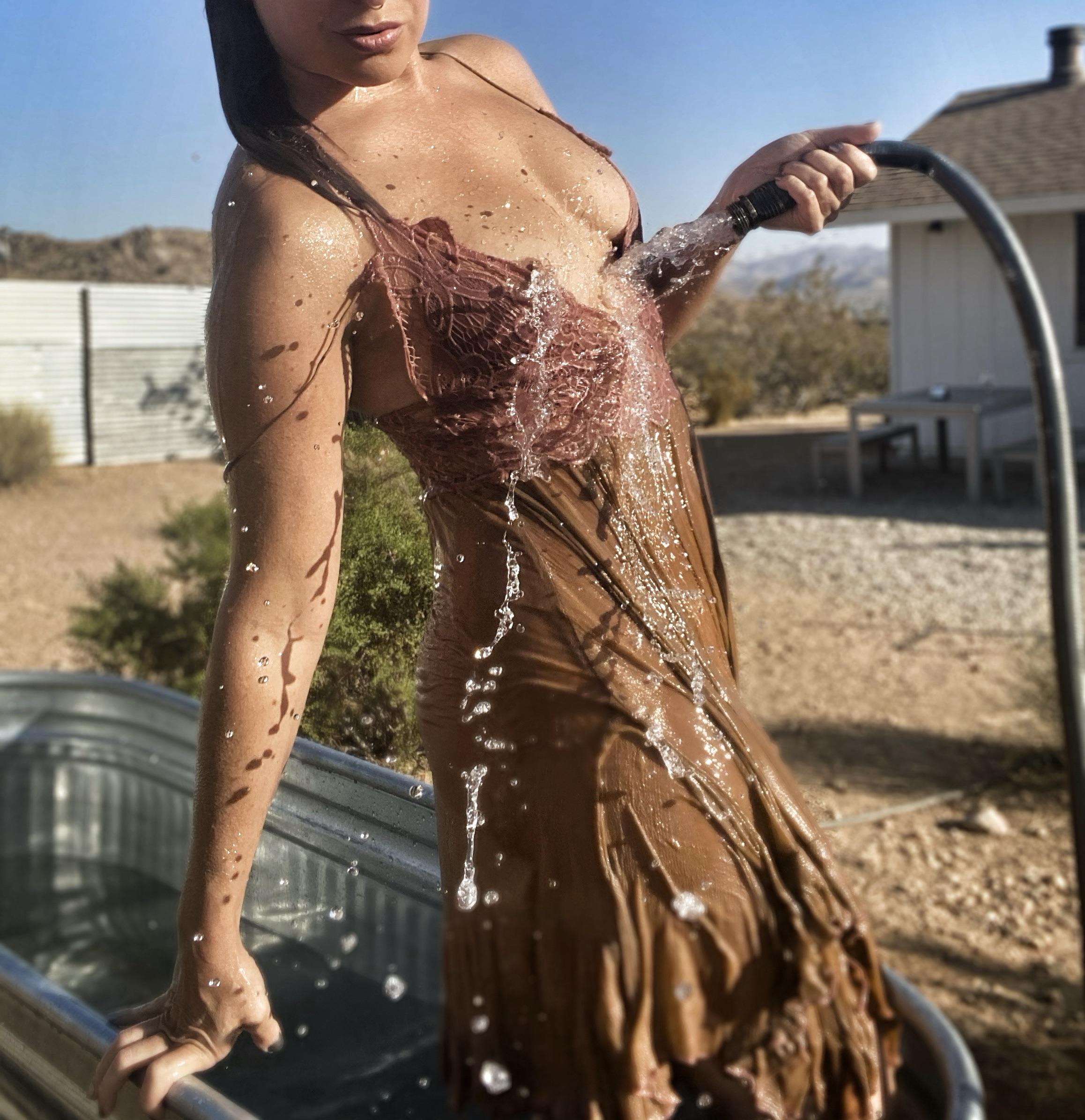 Happy Wet Wednesday | Scrolller