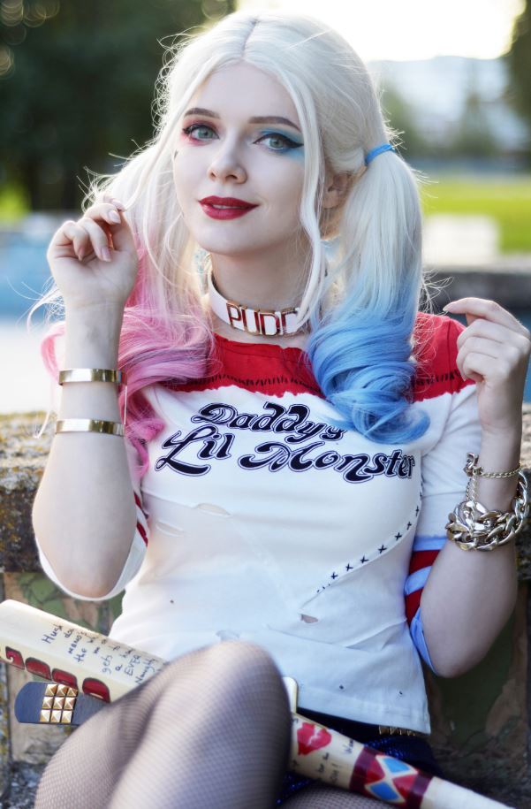 Harley Quinn cosplay | Scrolller
