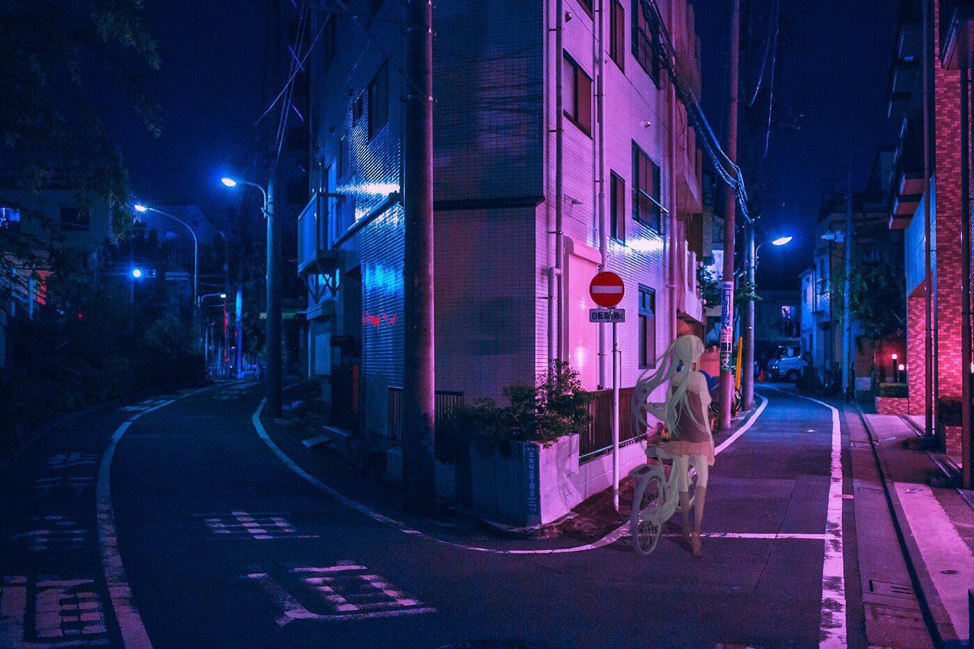 Hatsune Heading Home | Scrolller