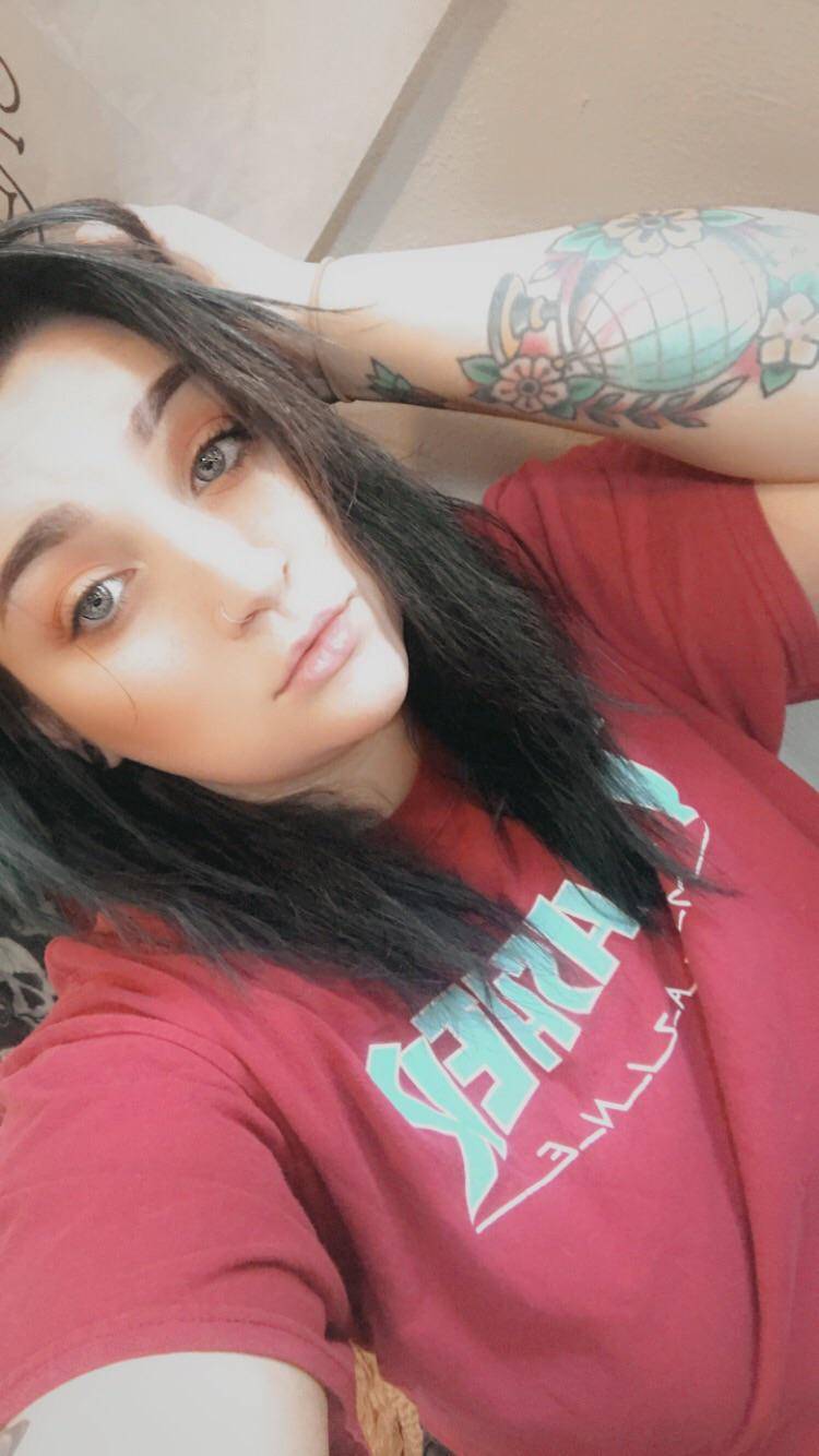 haven’t had a natural hair color in forever! 🖤😈[f26] | Scrolller