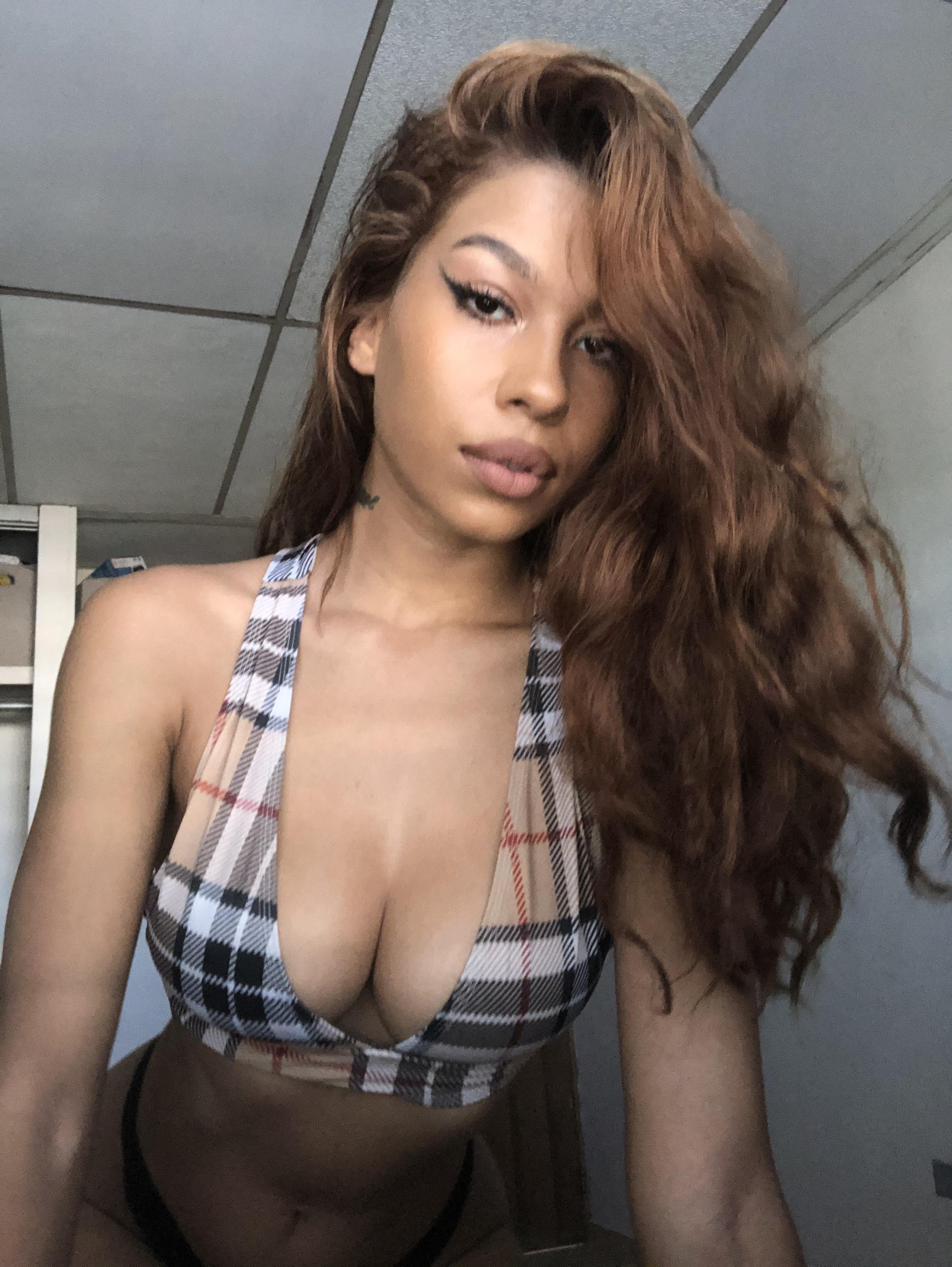 Haven’t shown my face here in a while 😋 hi💕 | Scrolller