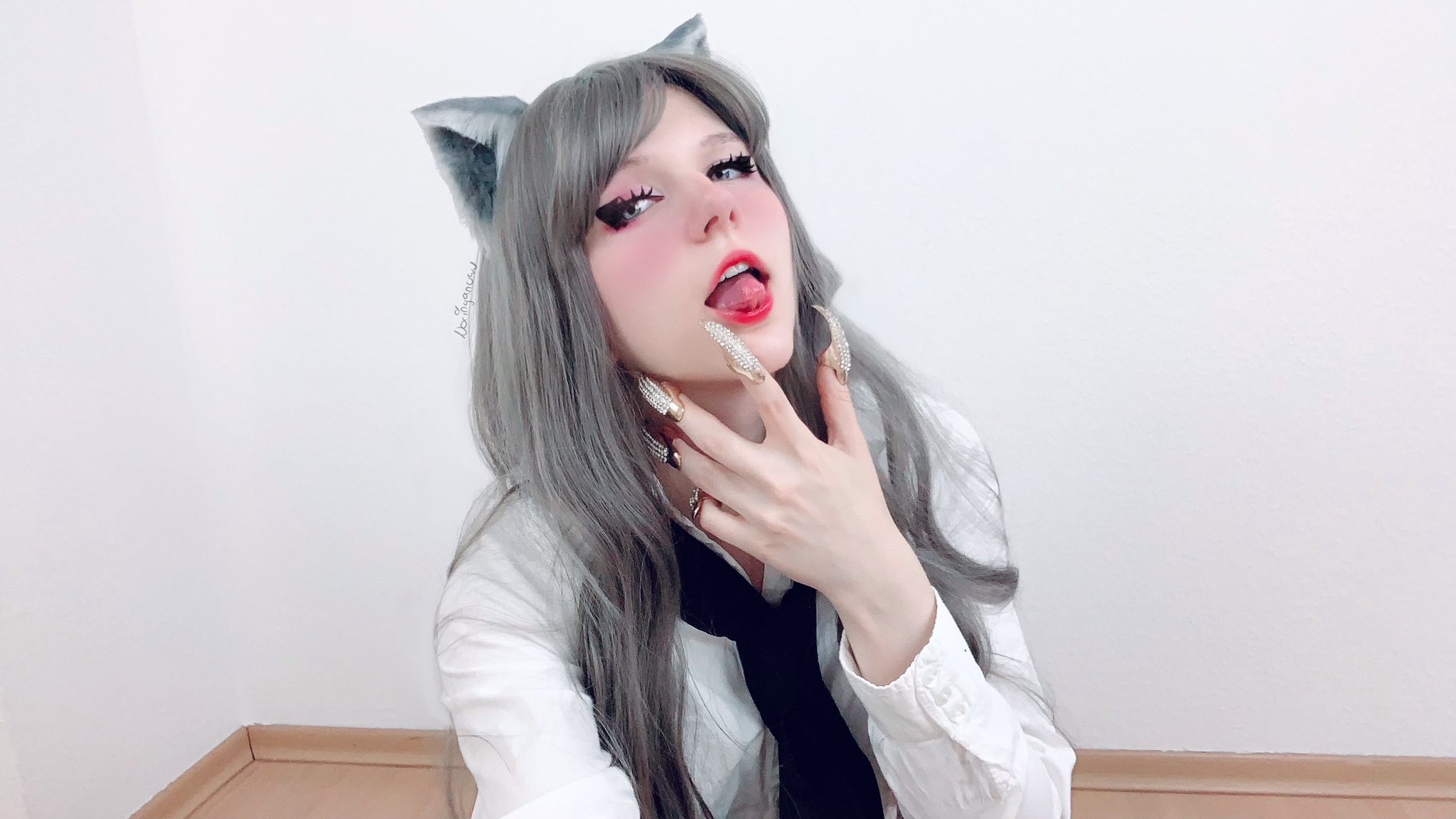 headpats-or-i-ll-bite-scrolller
