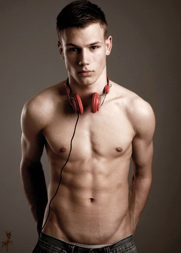 Headphones | Scrolller