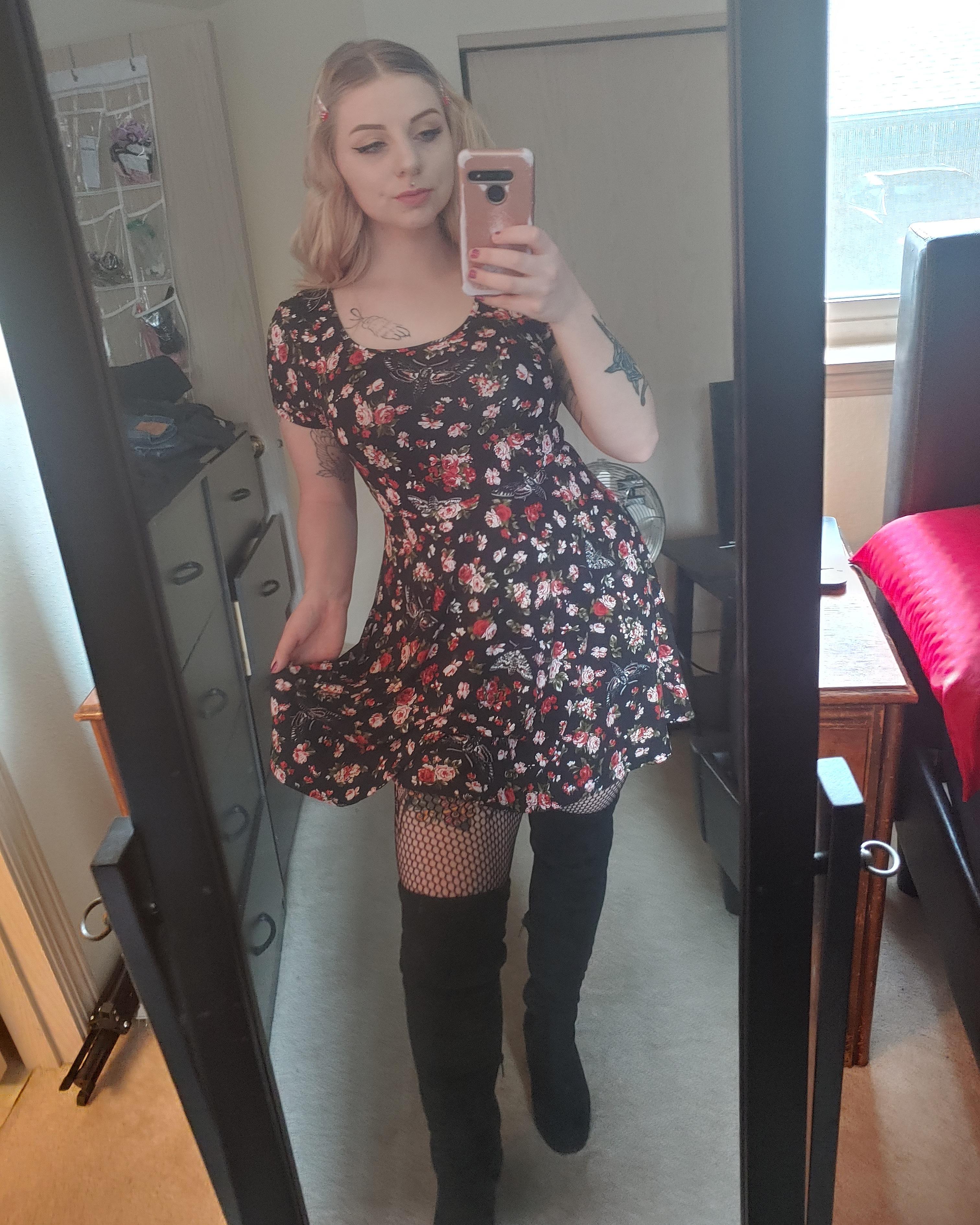 Hecka clothed and hecka cute | Scrolller