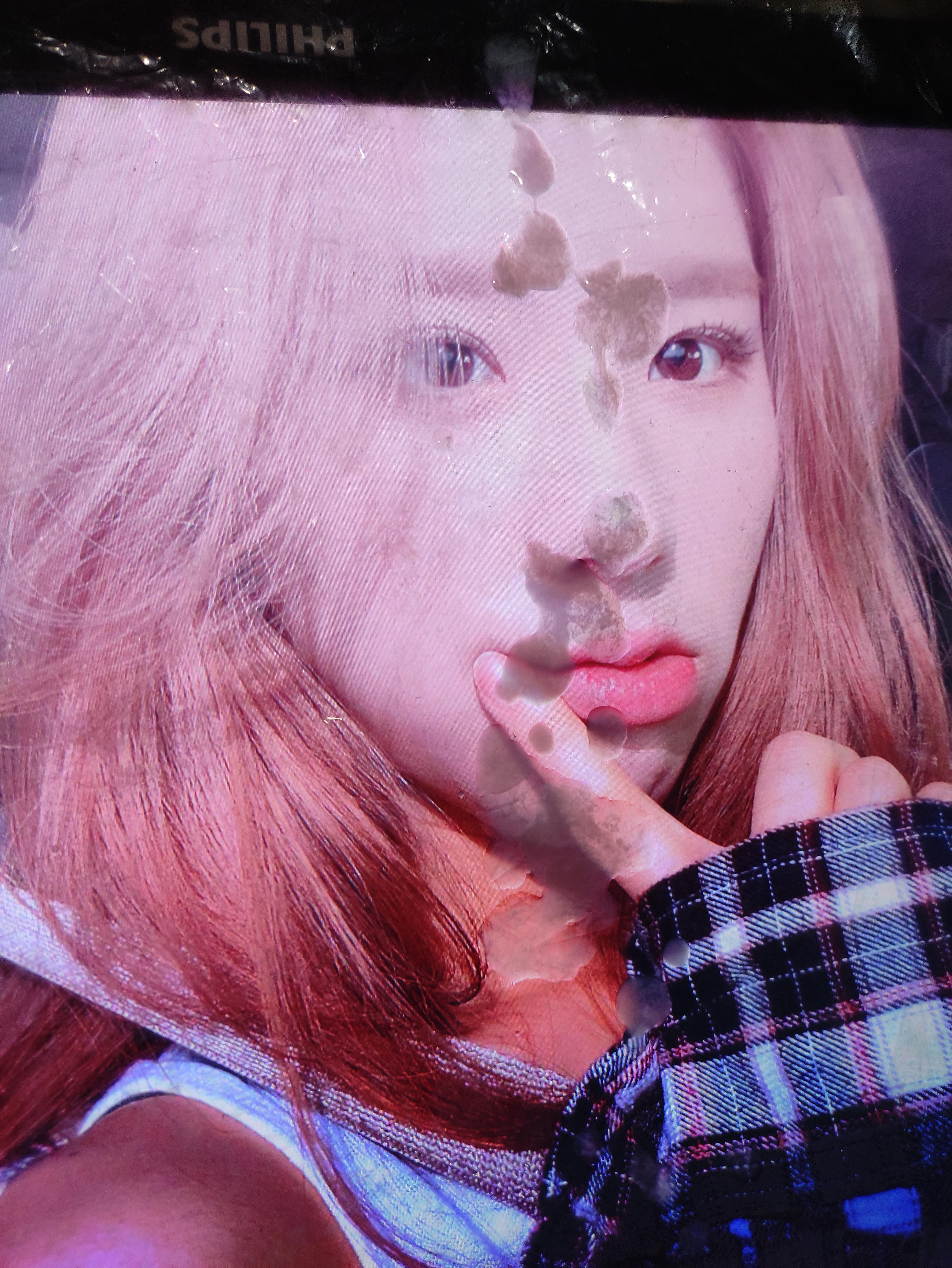 Heejin loona | Scrolller