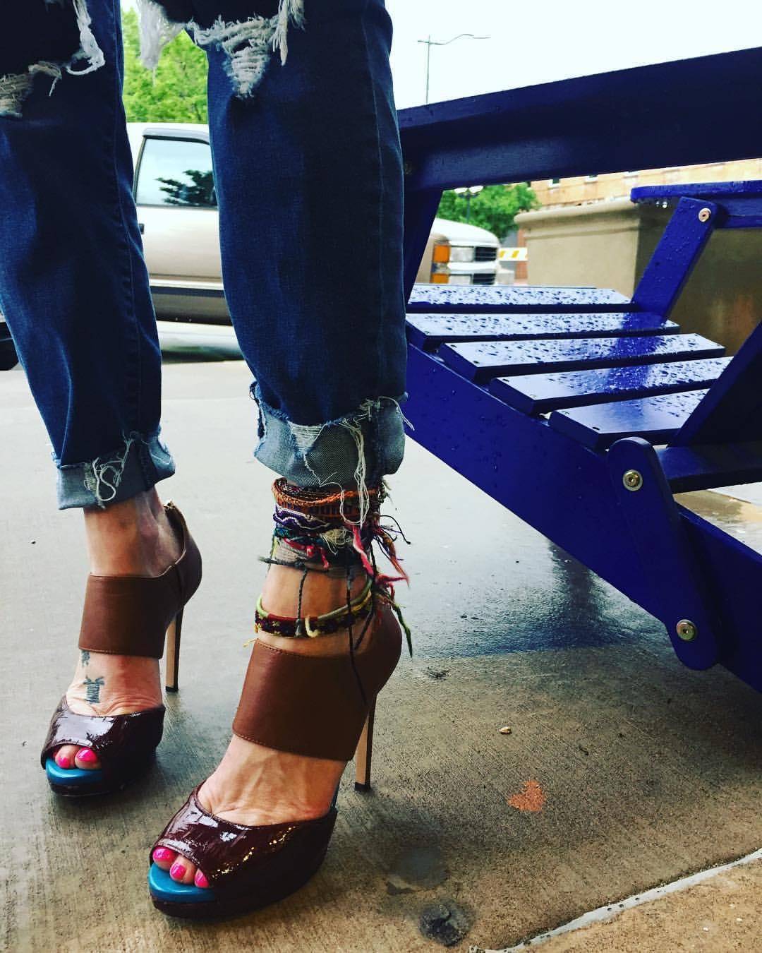 Heels And Toes Scrolller