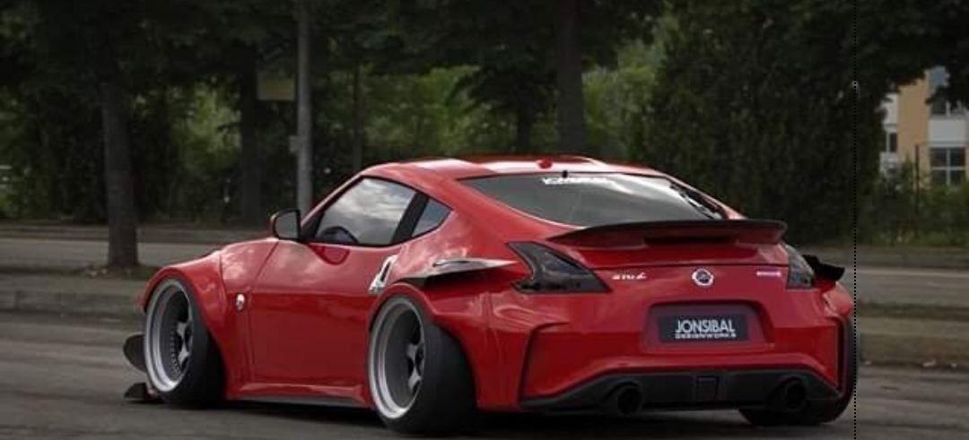 Hella thicc | Scrolller