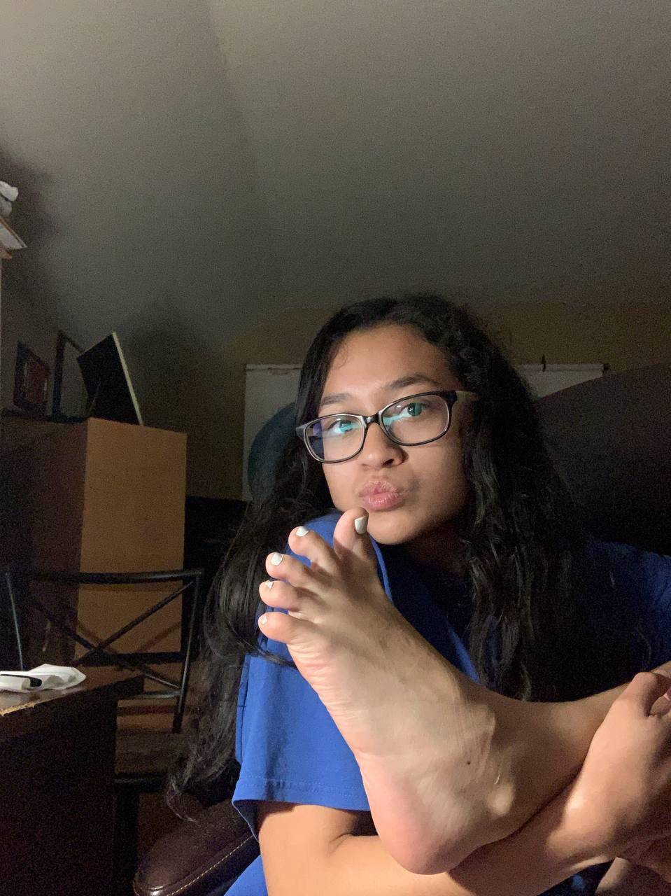 Hello :) | Scrolller