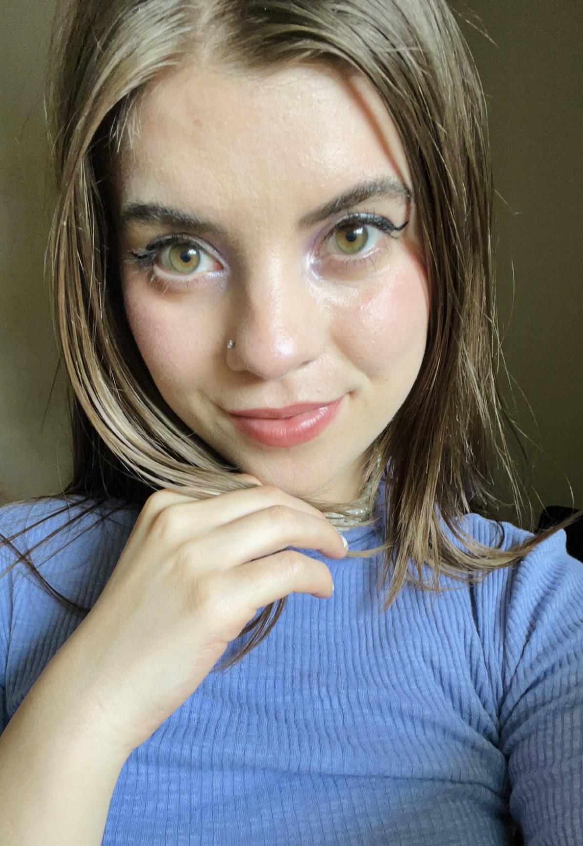 Hello and hi | Scrolller