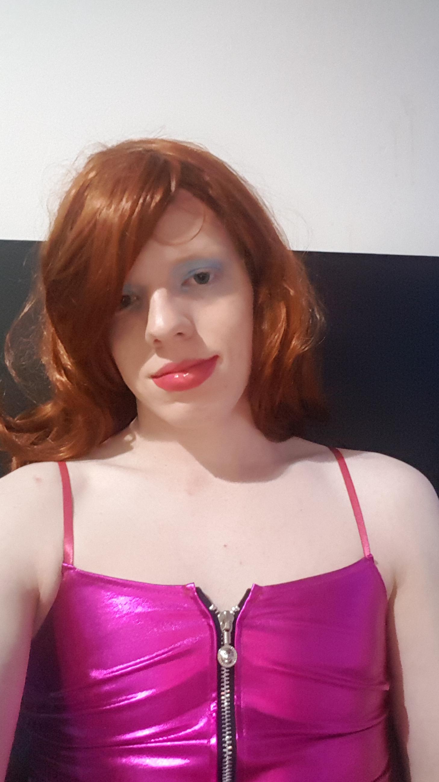 Hello boys | Scrolller