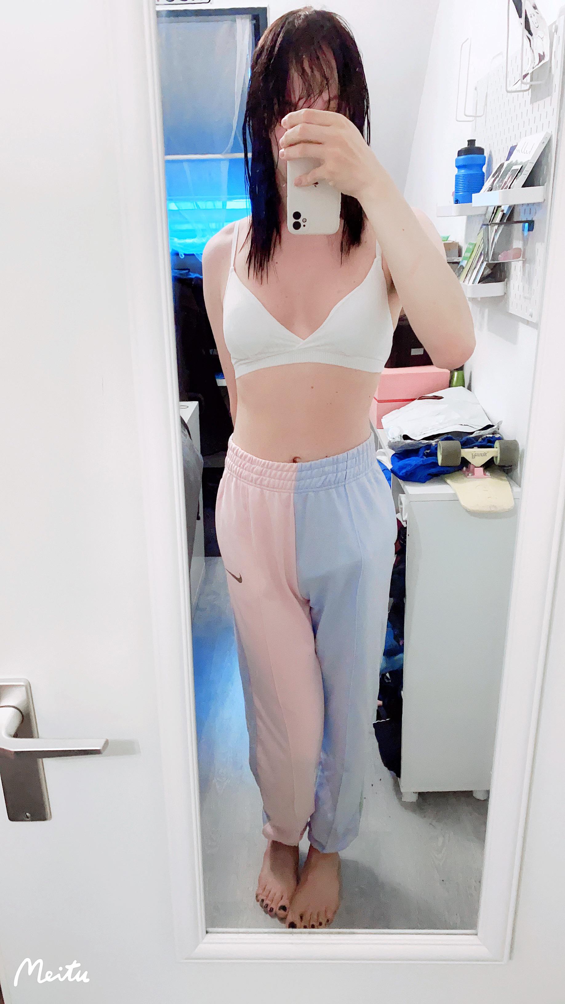 Hello everyone~ | Scrolller