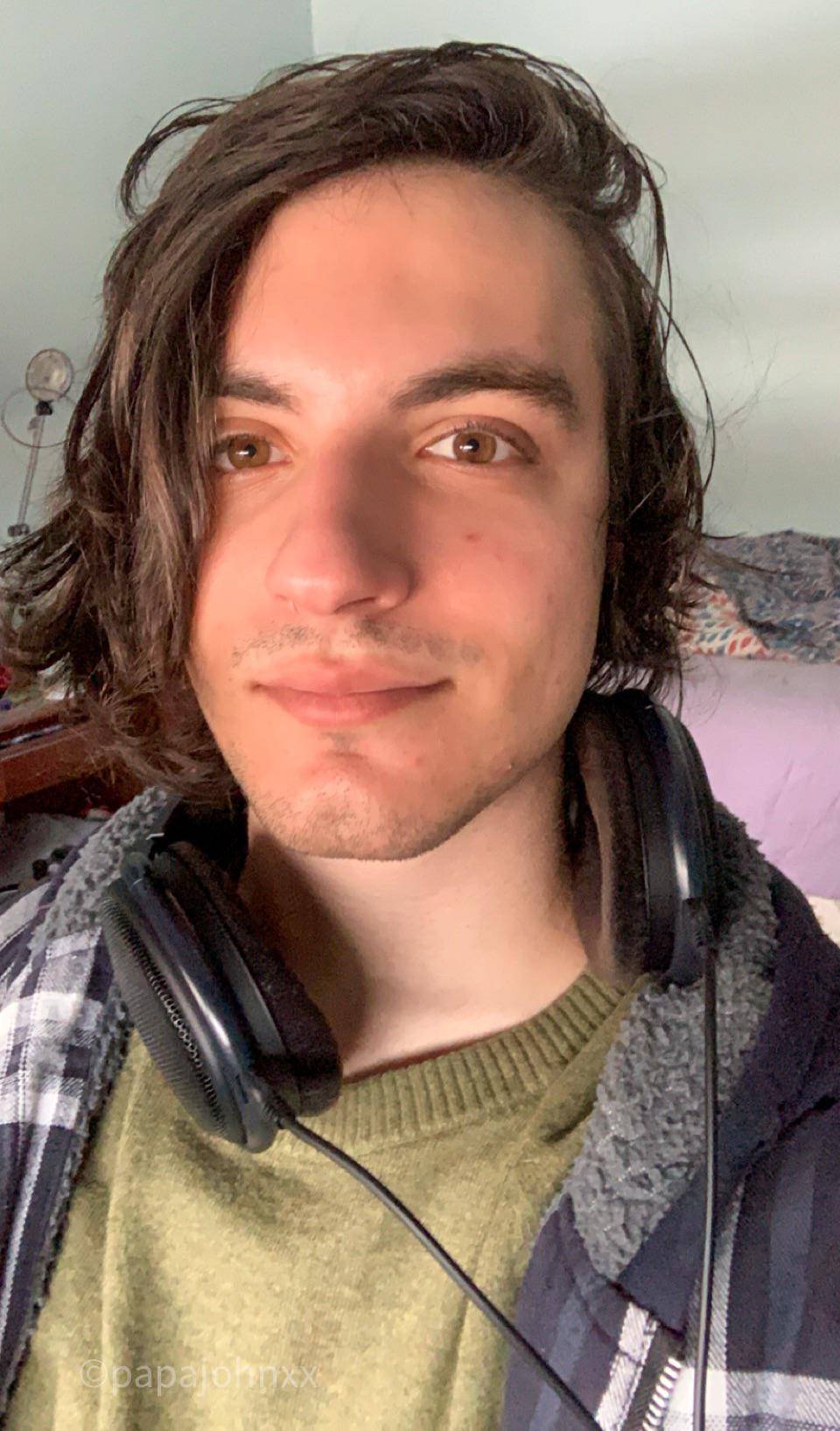 Hello fellow humans | Scrolller